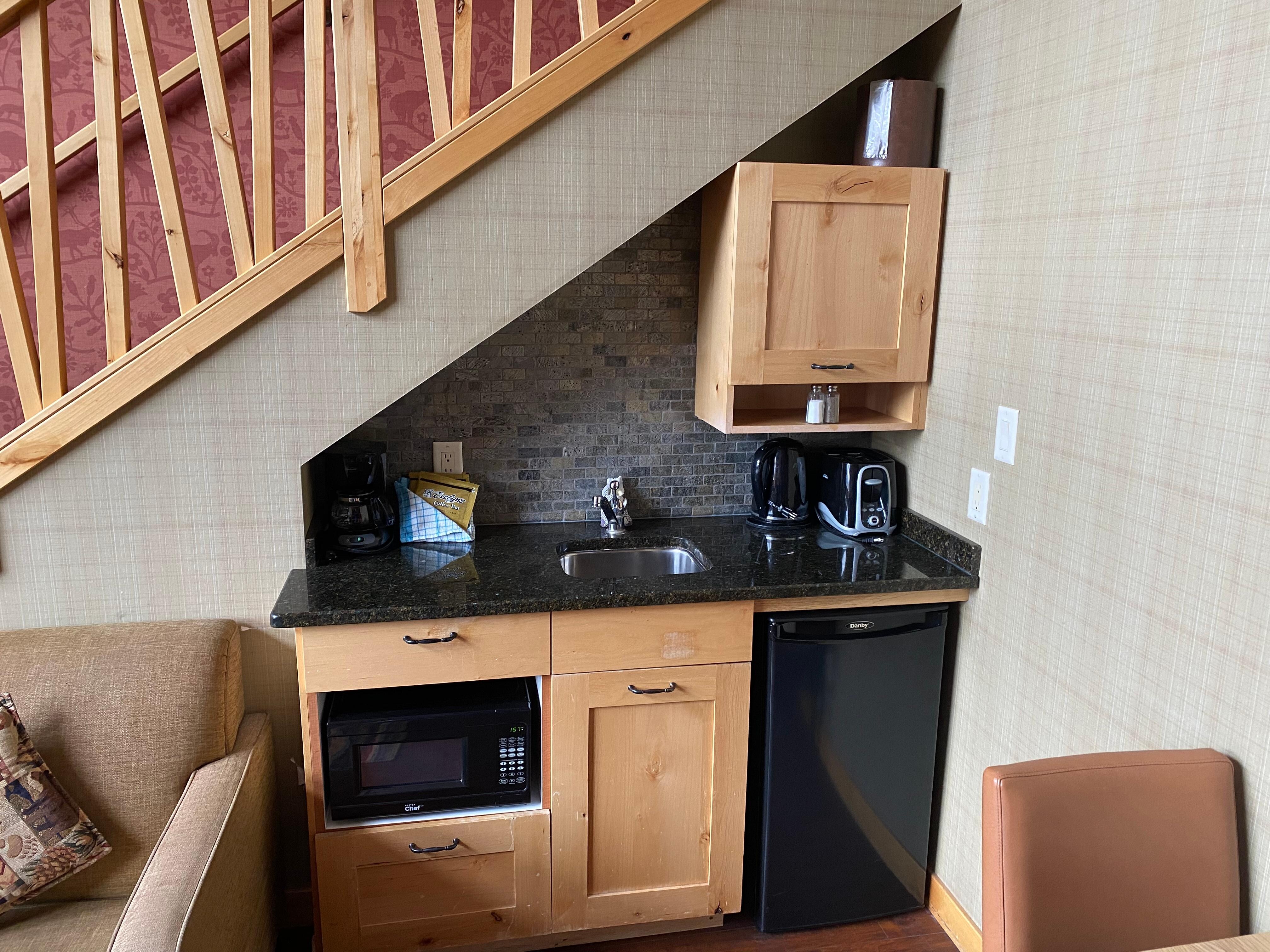 Book The Fox Hotel and Suites in Banff | Hotels.com