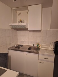 Photos taken at end of stay so excuse the mess!