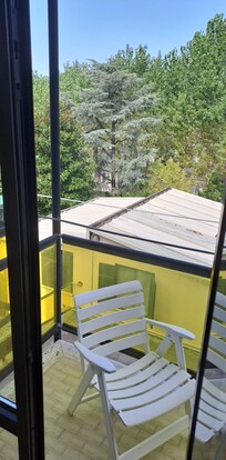 Balcone essenziale non sulla strada principale ma molto tranquilla, n.32 chiedete di MARCONE!