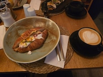 Café da manhã: ovos beneditinos à click clack