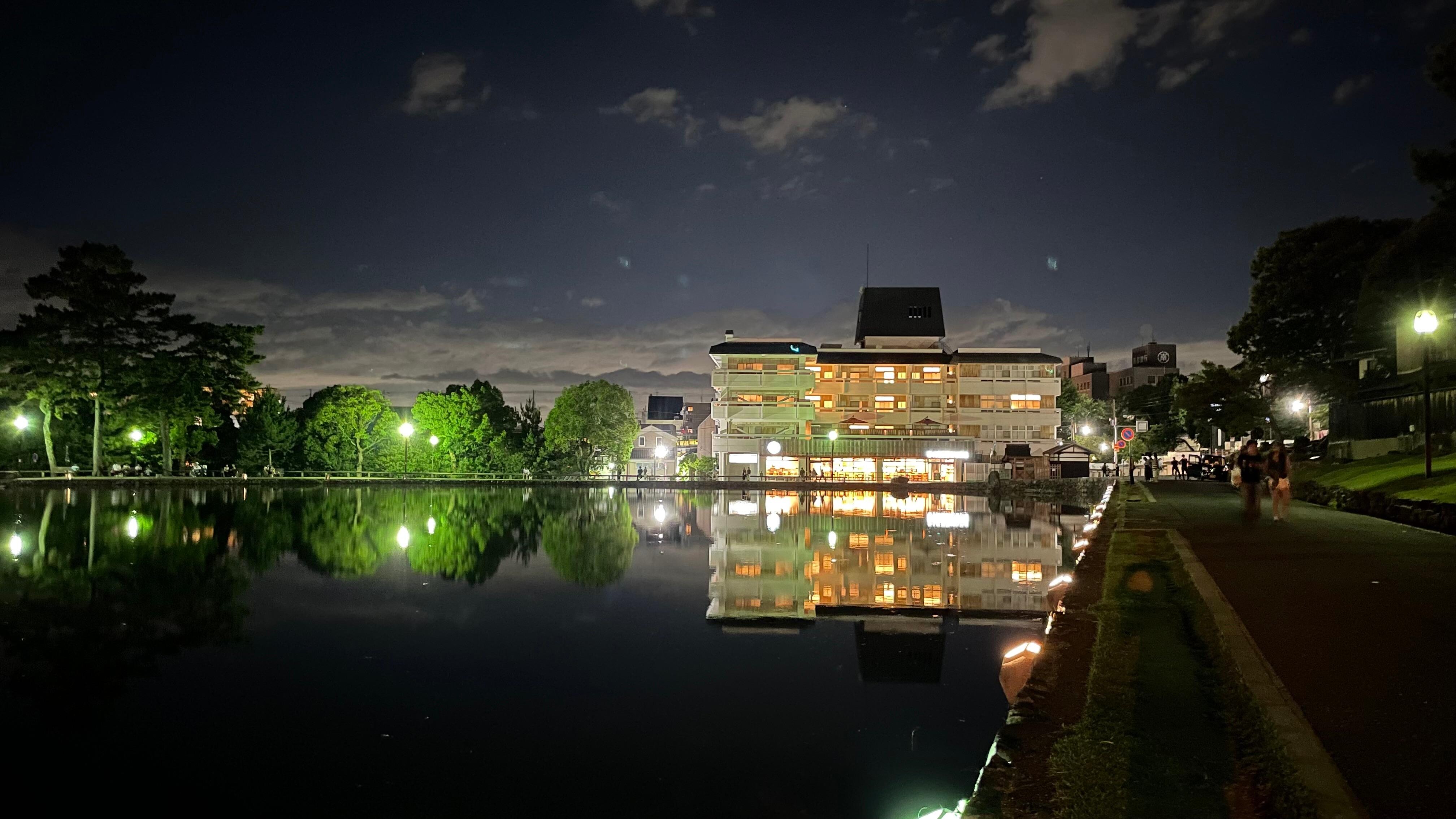 猿沢池の対岸からのホテル夜景