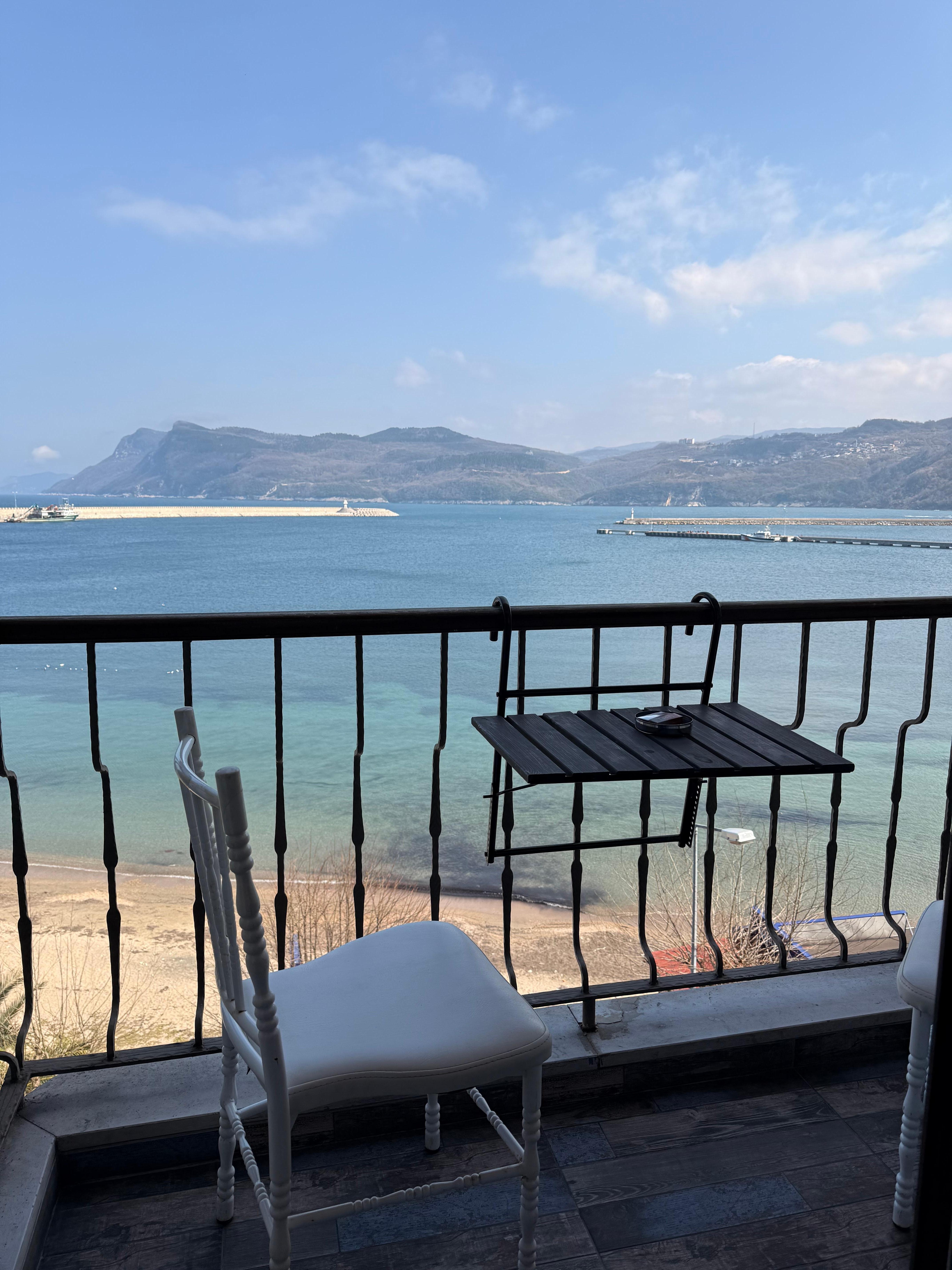 Otelin 4. Katdaki odamızdan manzarası çok güzeldir 