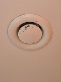 Säubern und Desinfizieren erfolgt leider nur am Boden