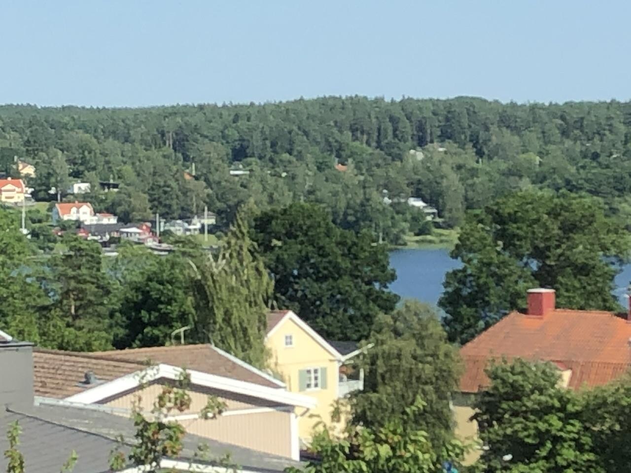 Vy från rummet.