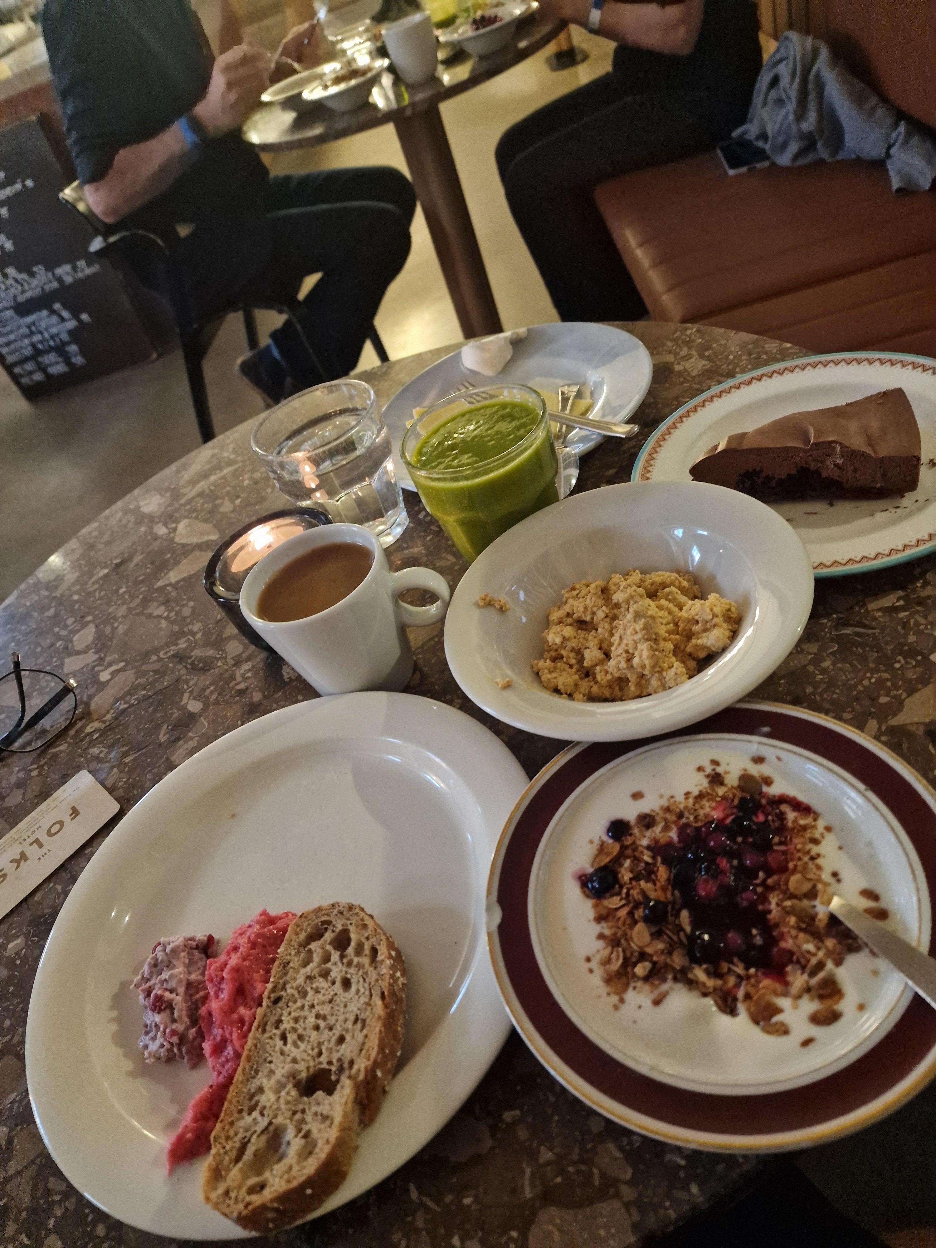 Frukosten var pricken över i:et för mig som vegan. Bästa nånsin på ett hotell. 