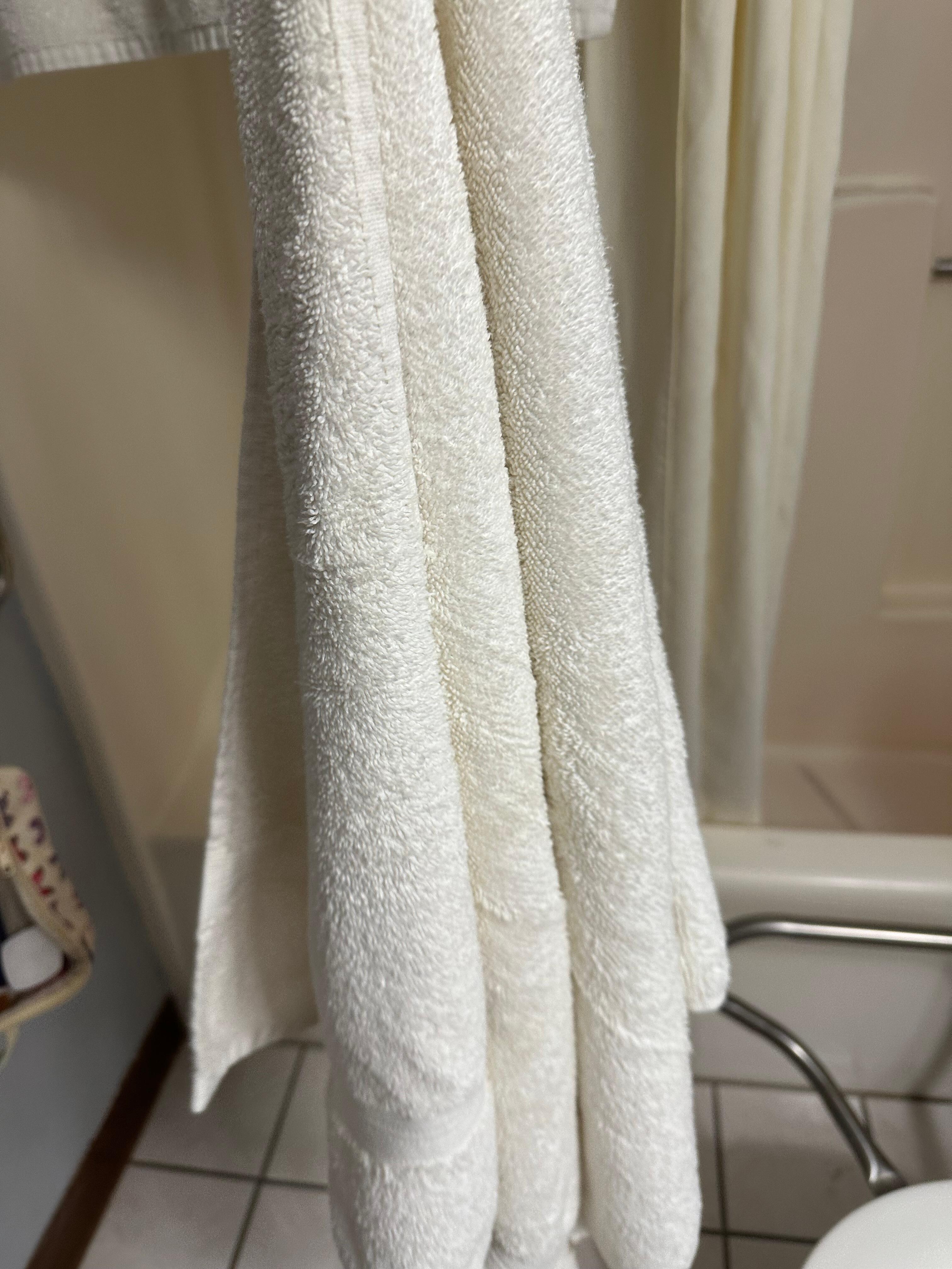 Dirty dingy towels