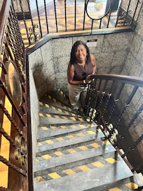 O castelo é bonito para tirar fotos.