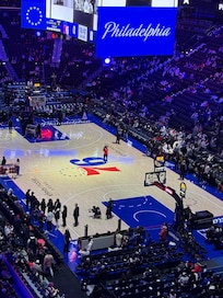 Went to a 70 76ers game felt very comfortable walking in the neighborhood from the subway great place to stay. Walk to Rittenhouse Square had dinner love this place.