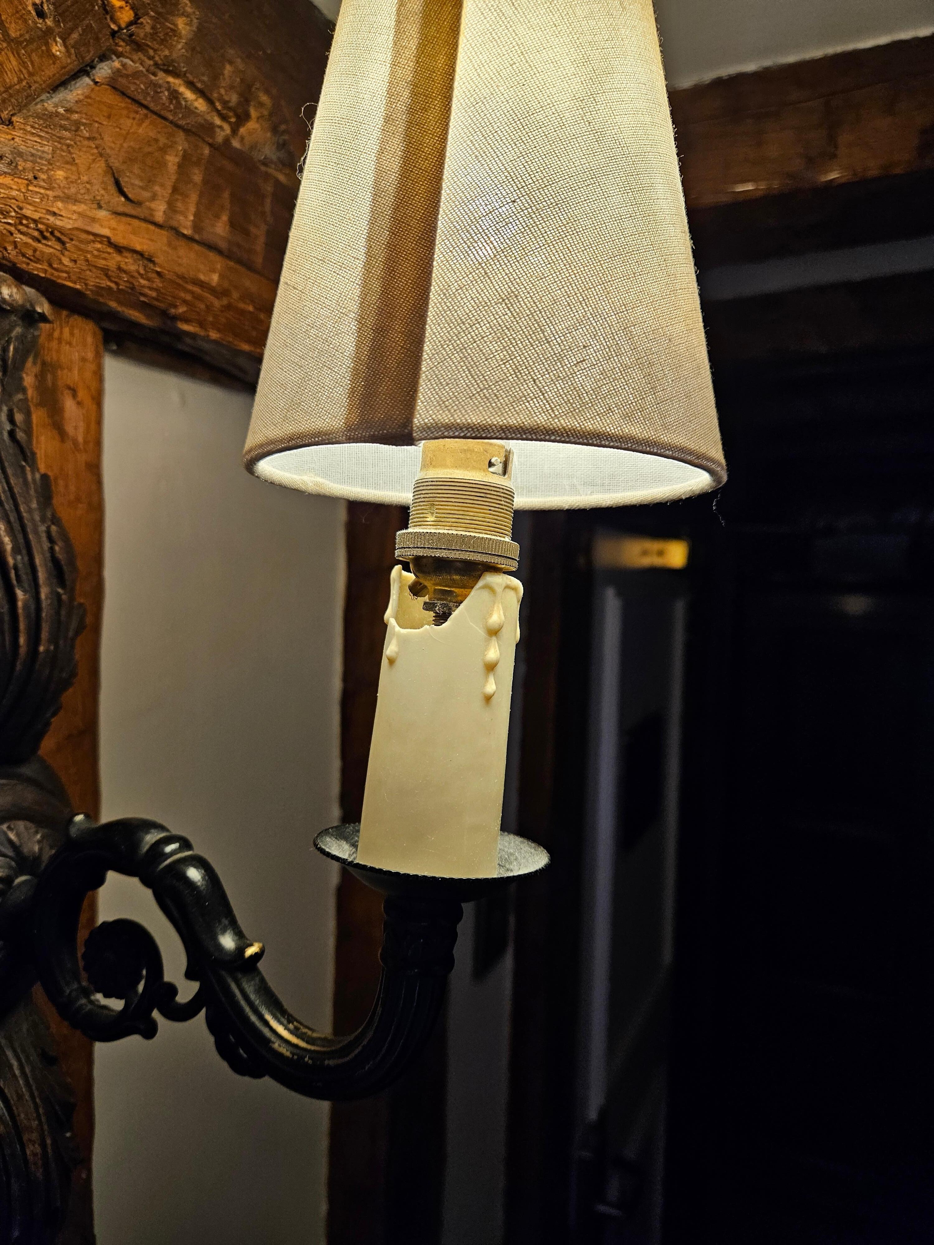Broken light fittings in room, that cost more than £300/night