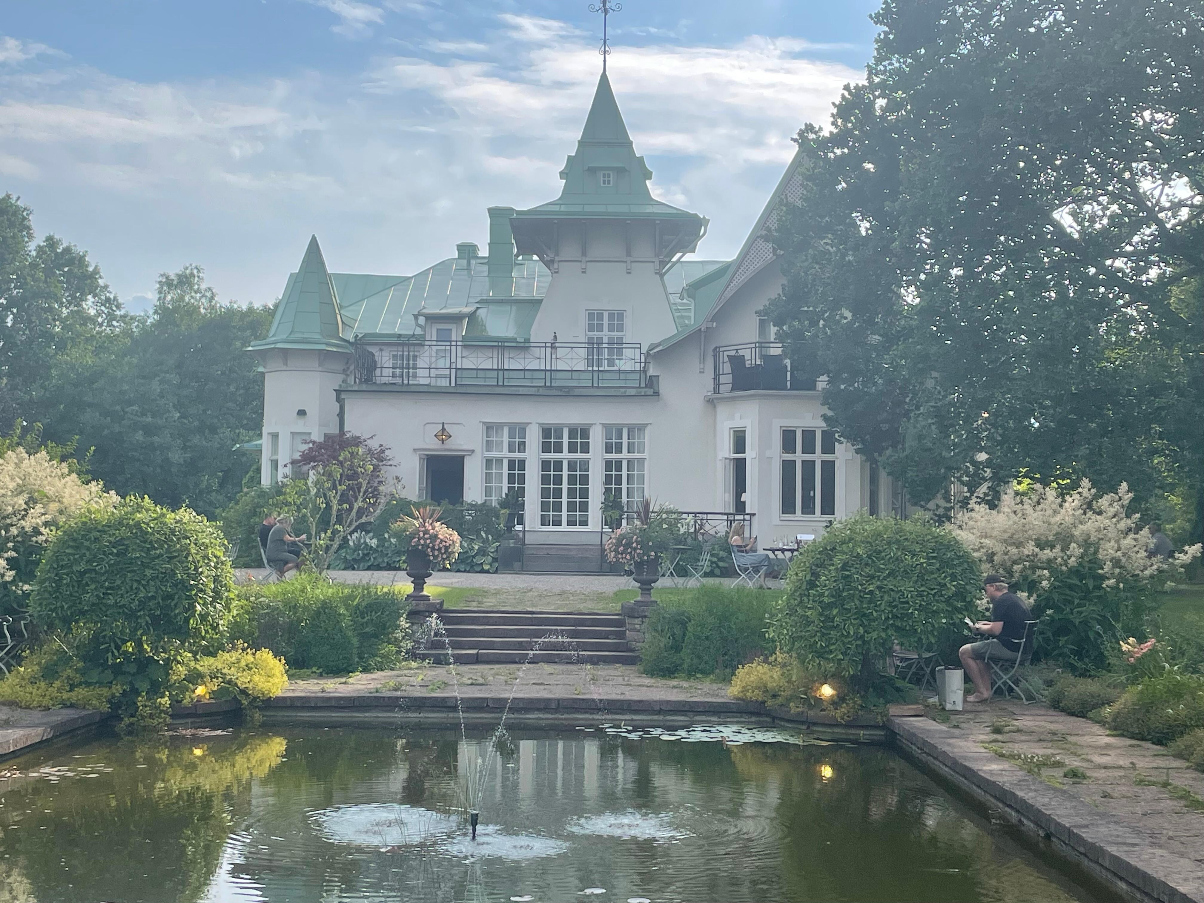Flott fasade på Villa Gransholm.