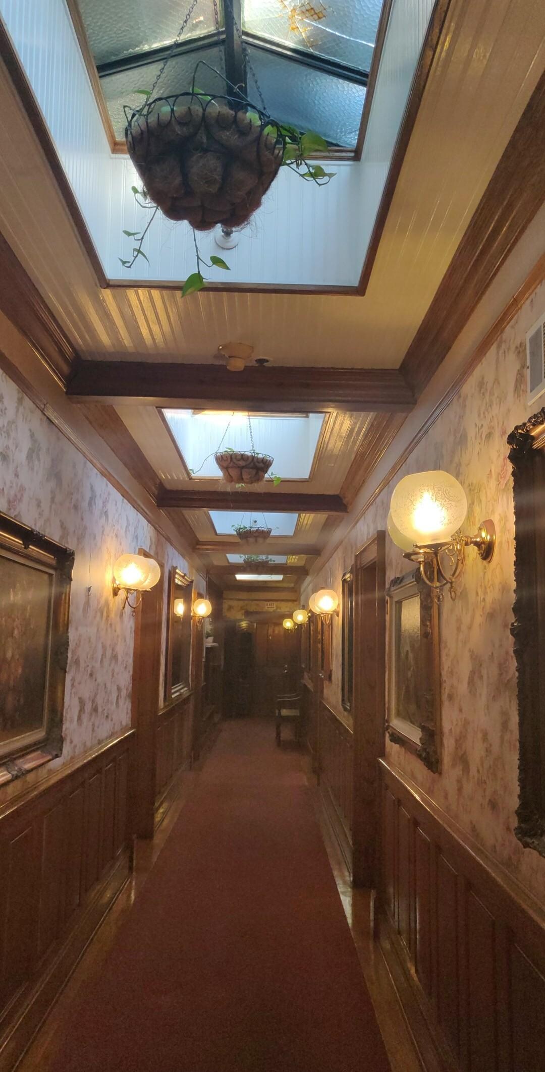 Book Dorymans Oceanfront Inn in Newport Beach | Hotels.com