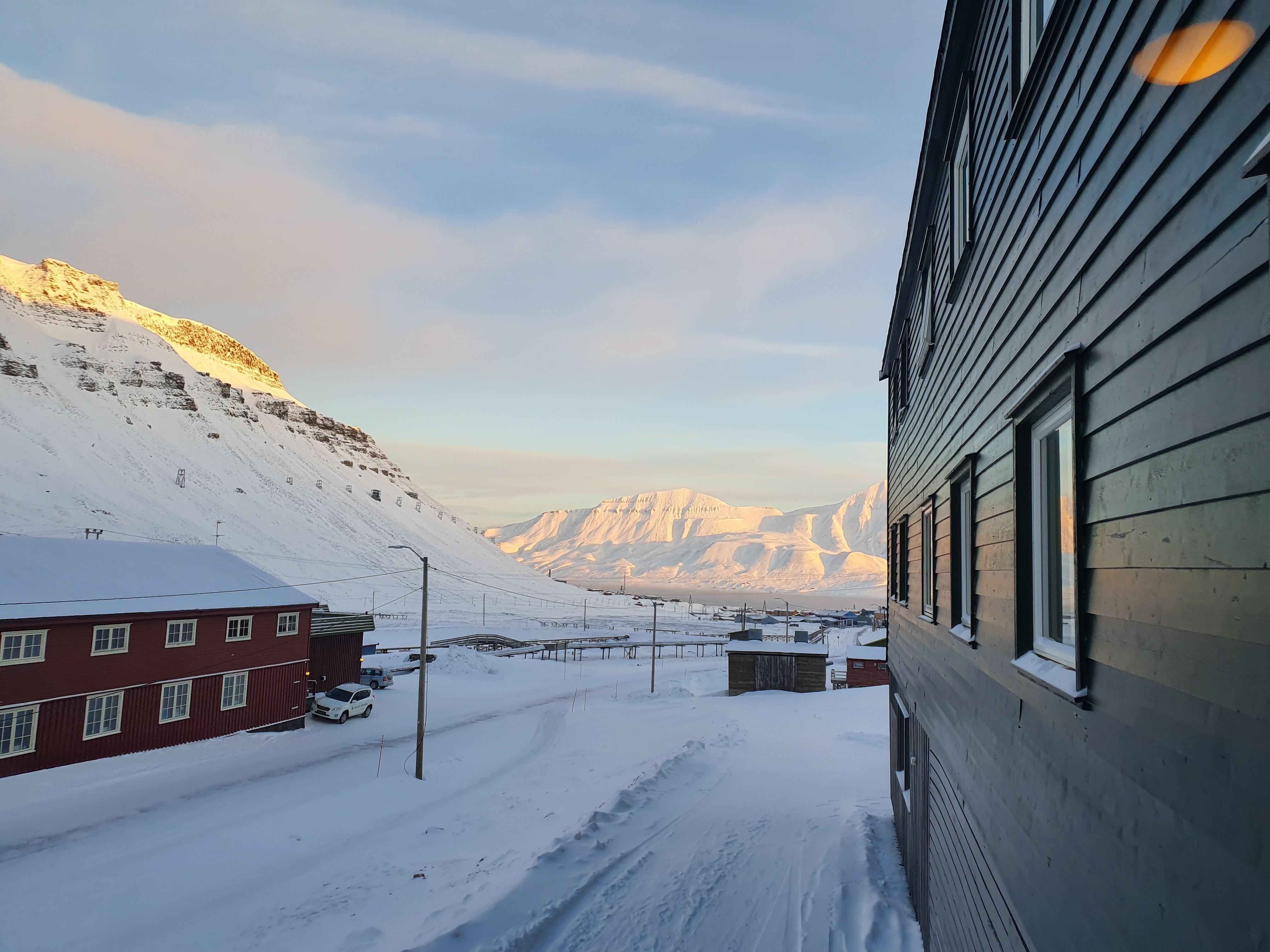 Book Coal Miners Cabins in Longyearbyen | Hotels.com