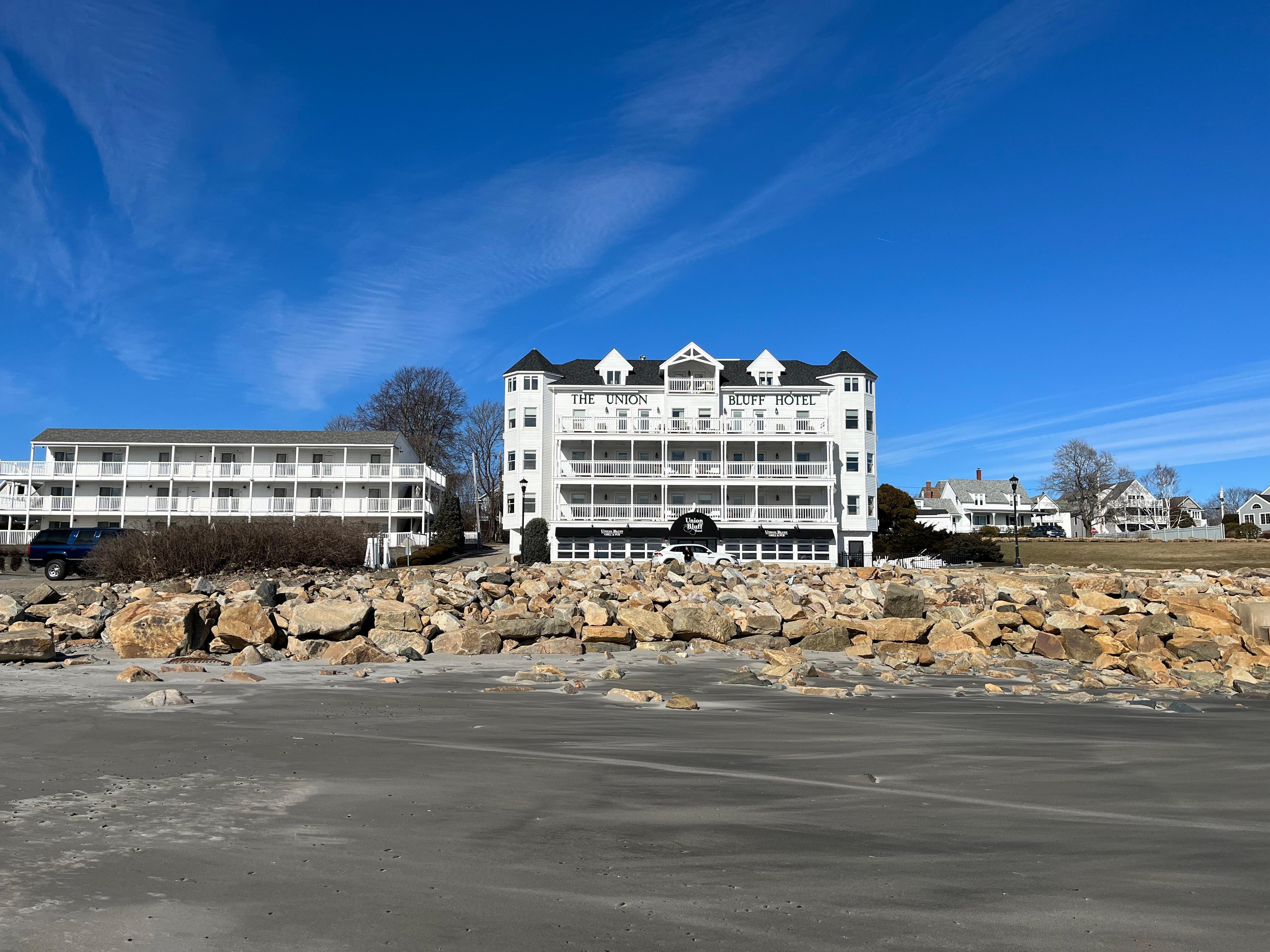 Book Union Bluff Hotel in York Beach | Hotels.com