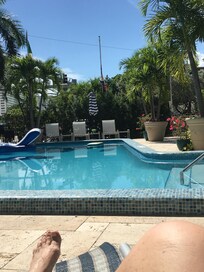 Piscina muito limpa e agradável.