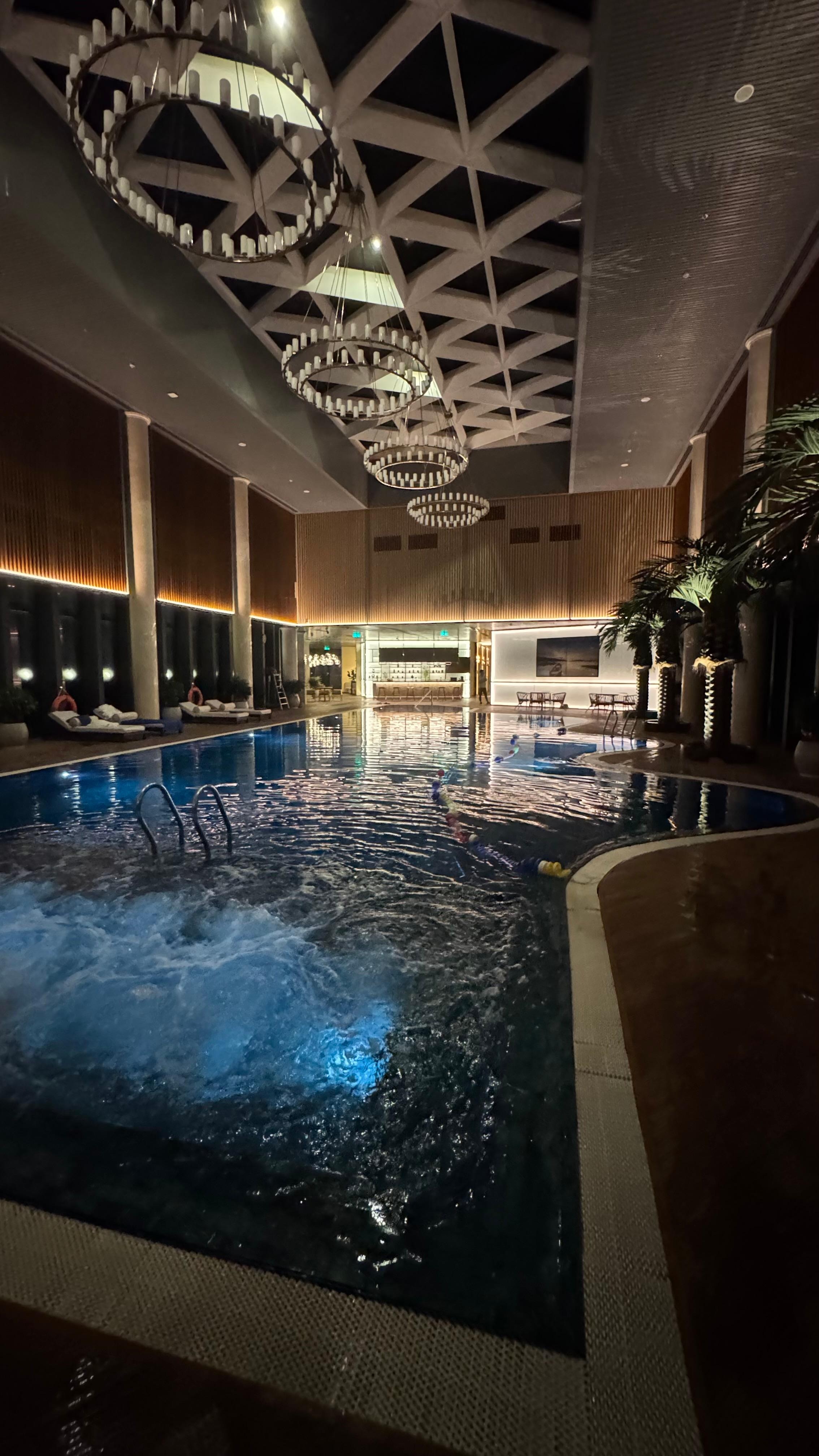 Whirpool and swimming pool at 7pm