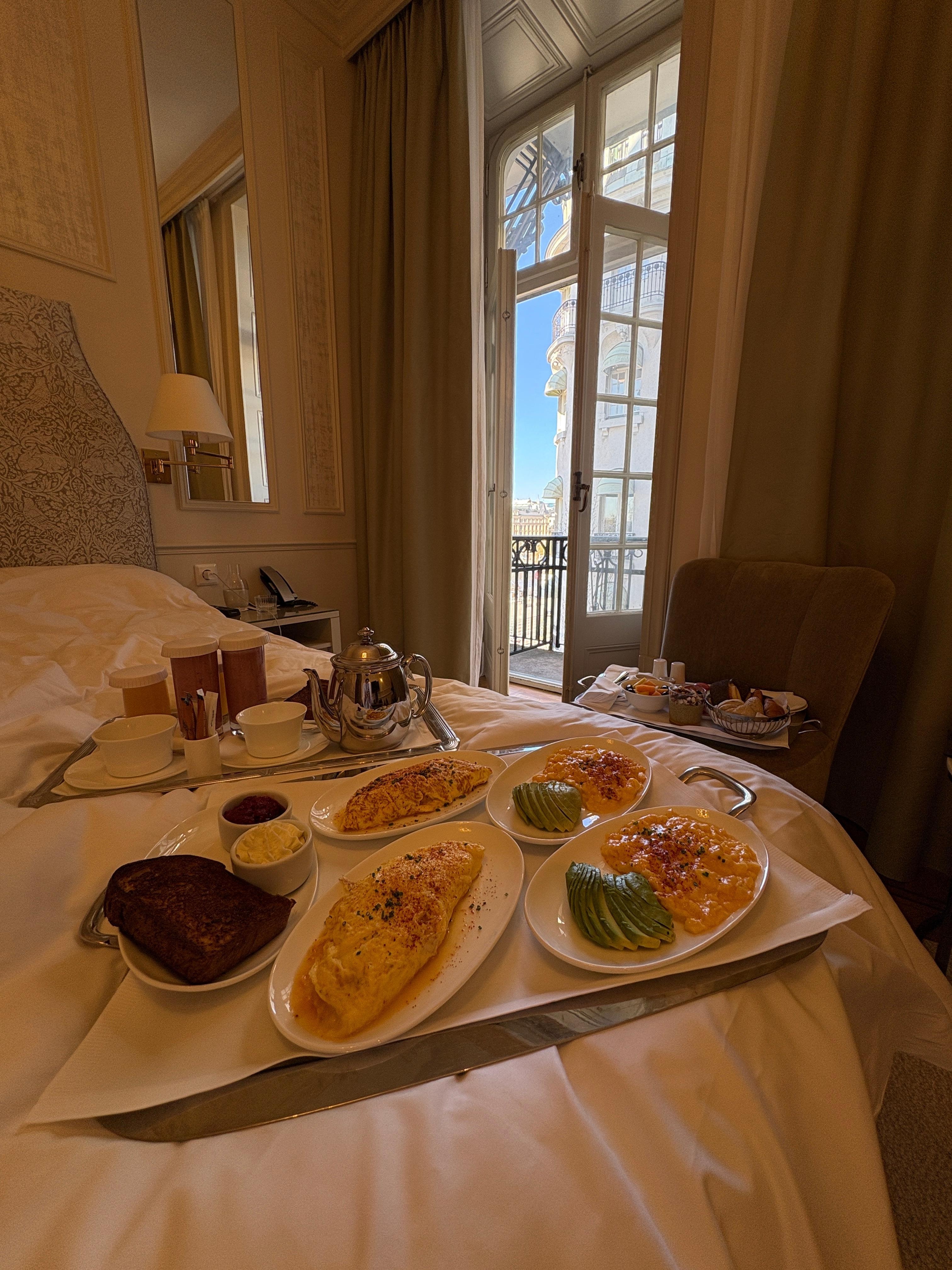 Roomservice vid 9:30!