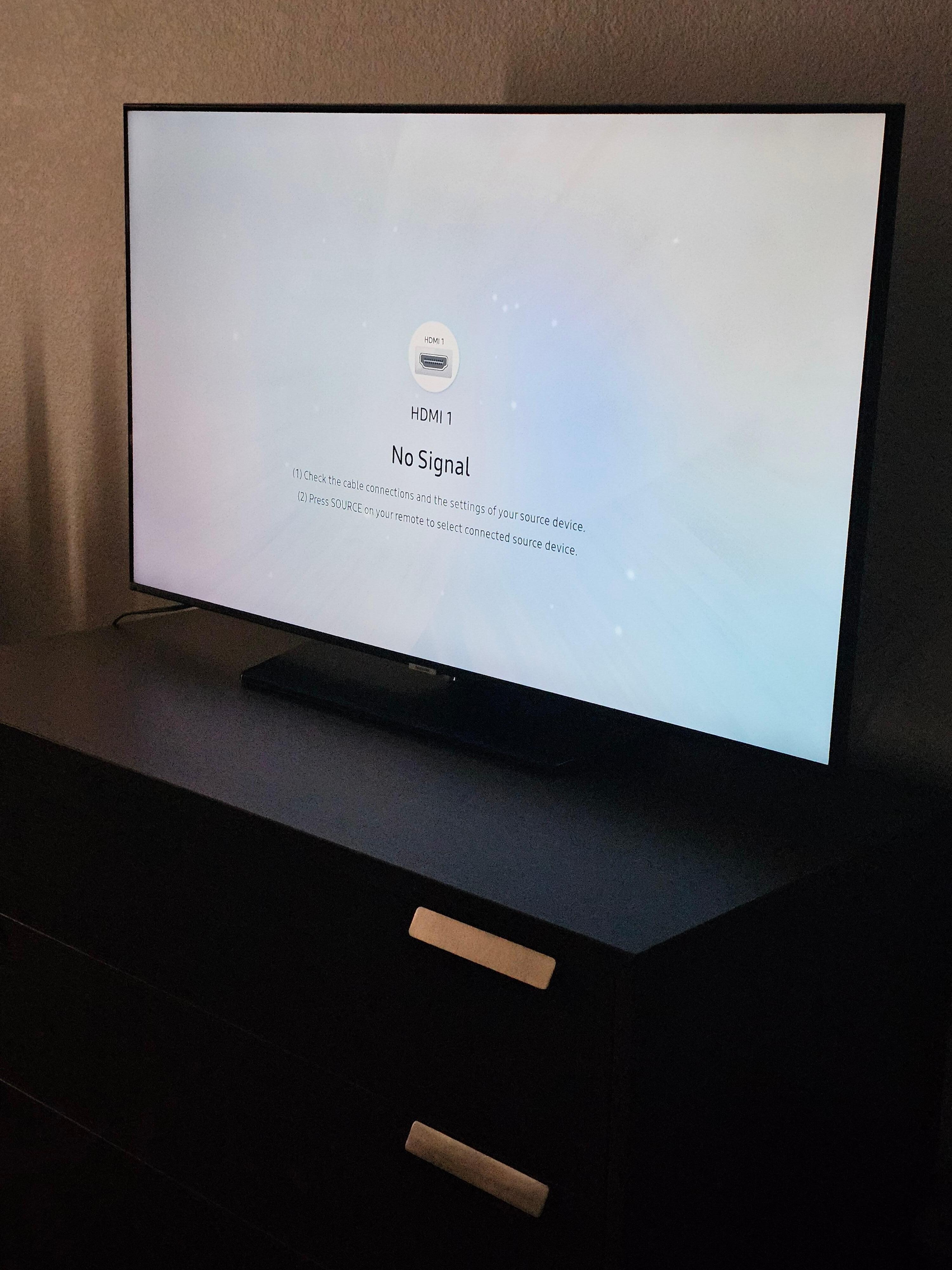 T.v. did not work. Was unplugged. Had to call technician. Did not refund early check in of $30