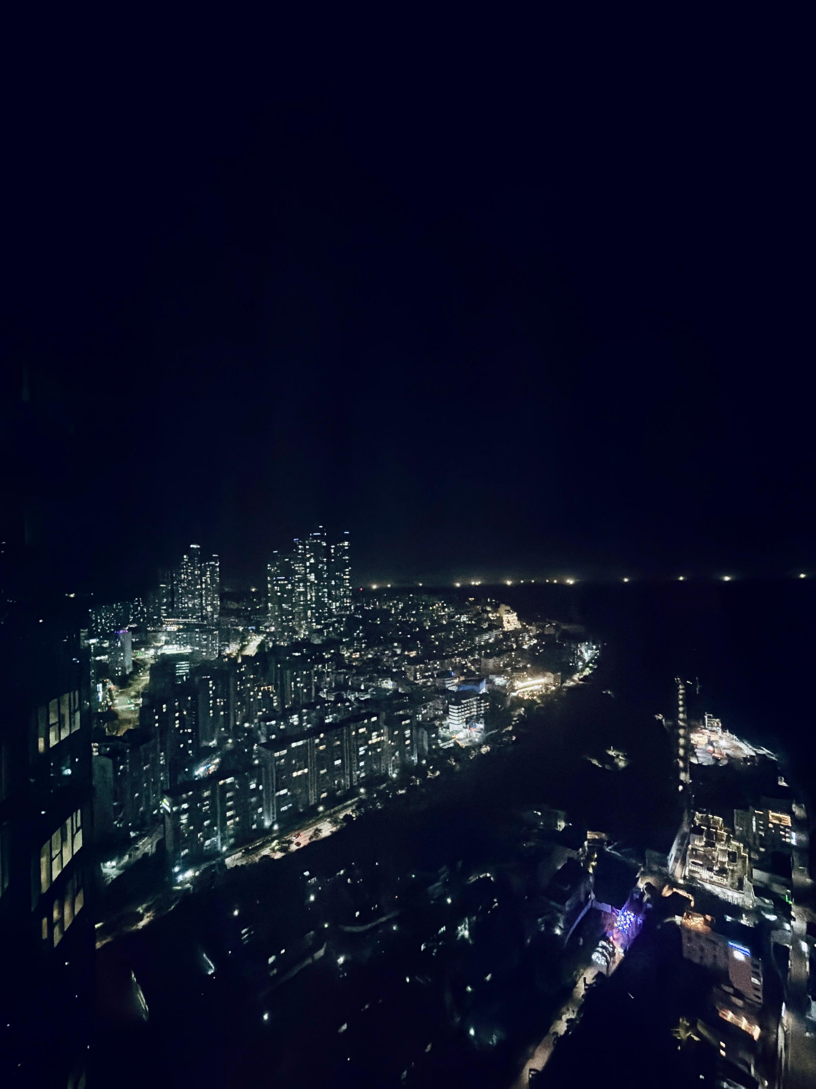 主臥夜景