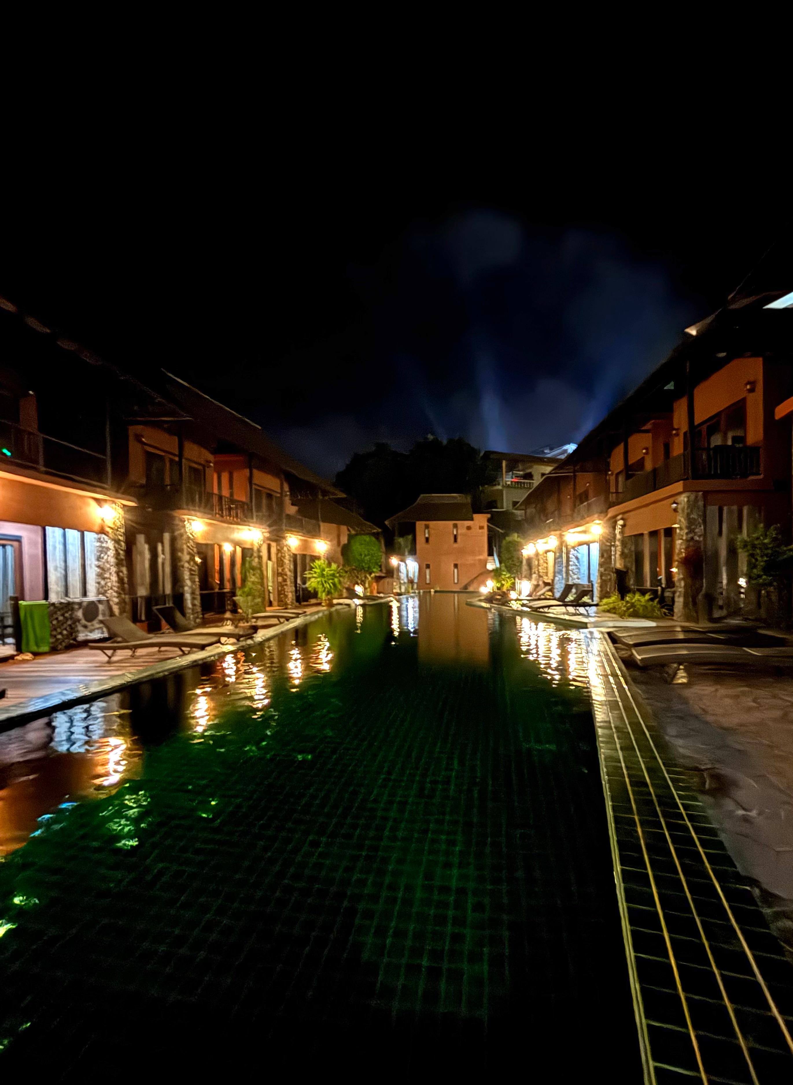 Bassenget «by night»