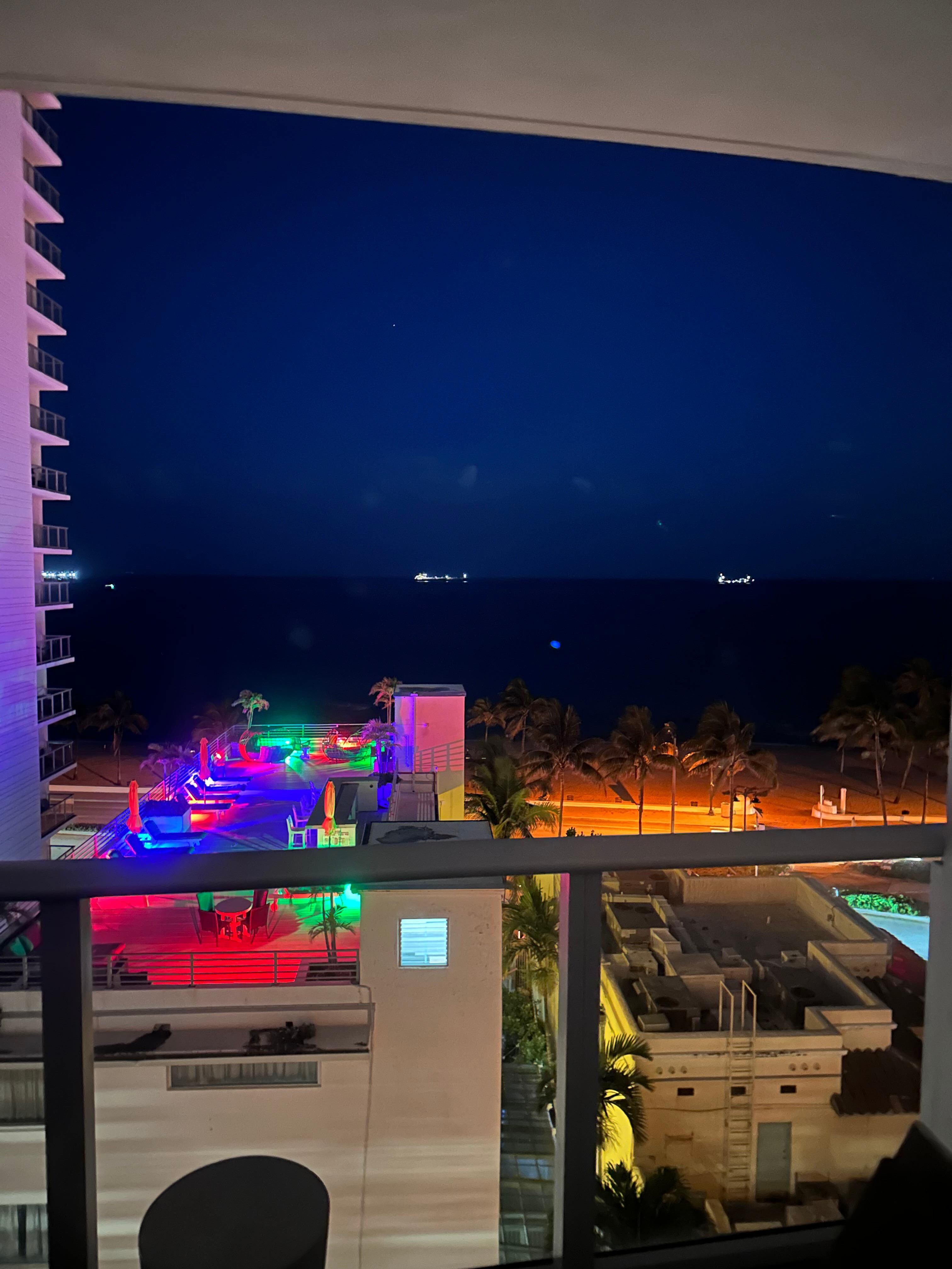 Balcony Room 