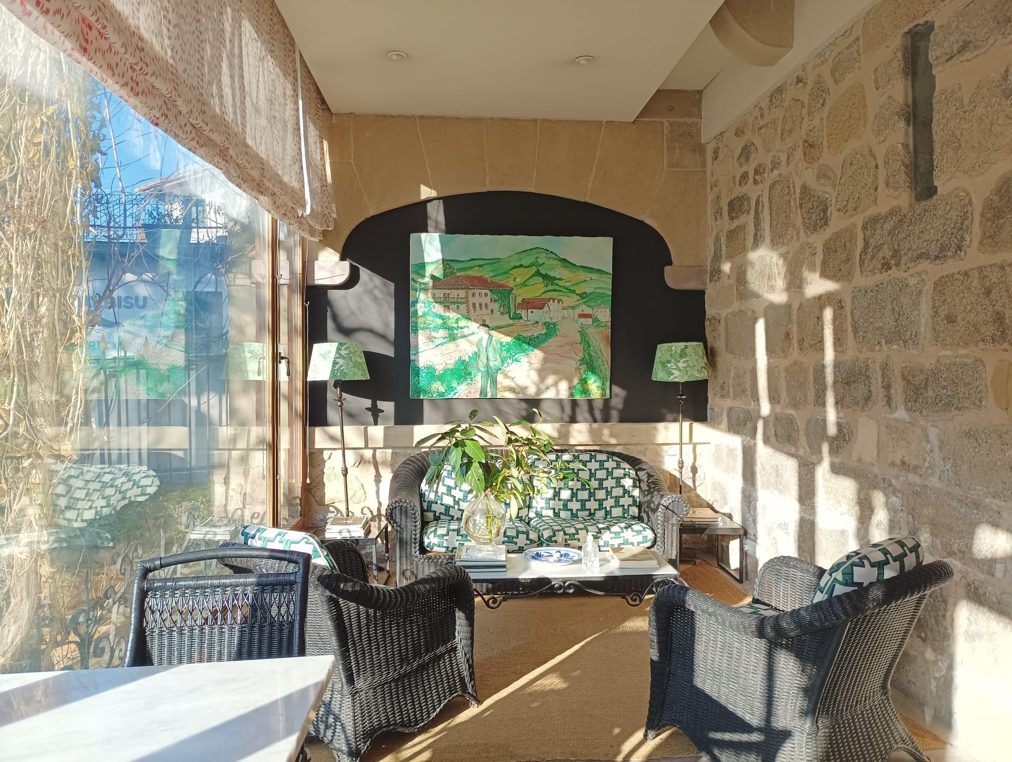 Desayunador junto al jardín