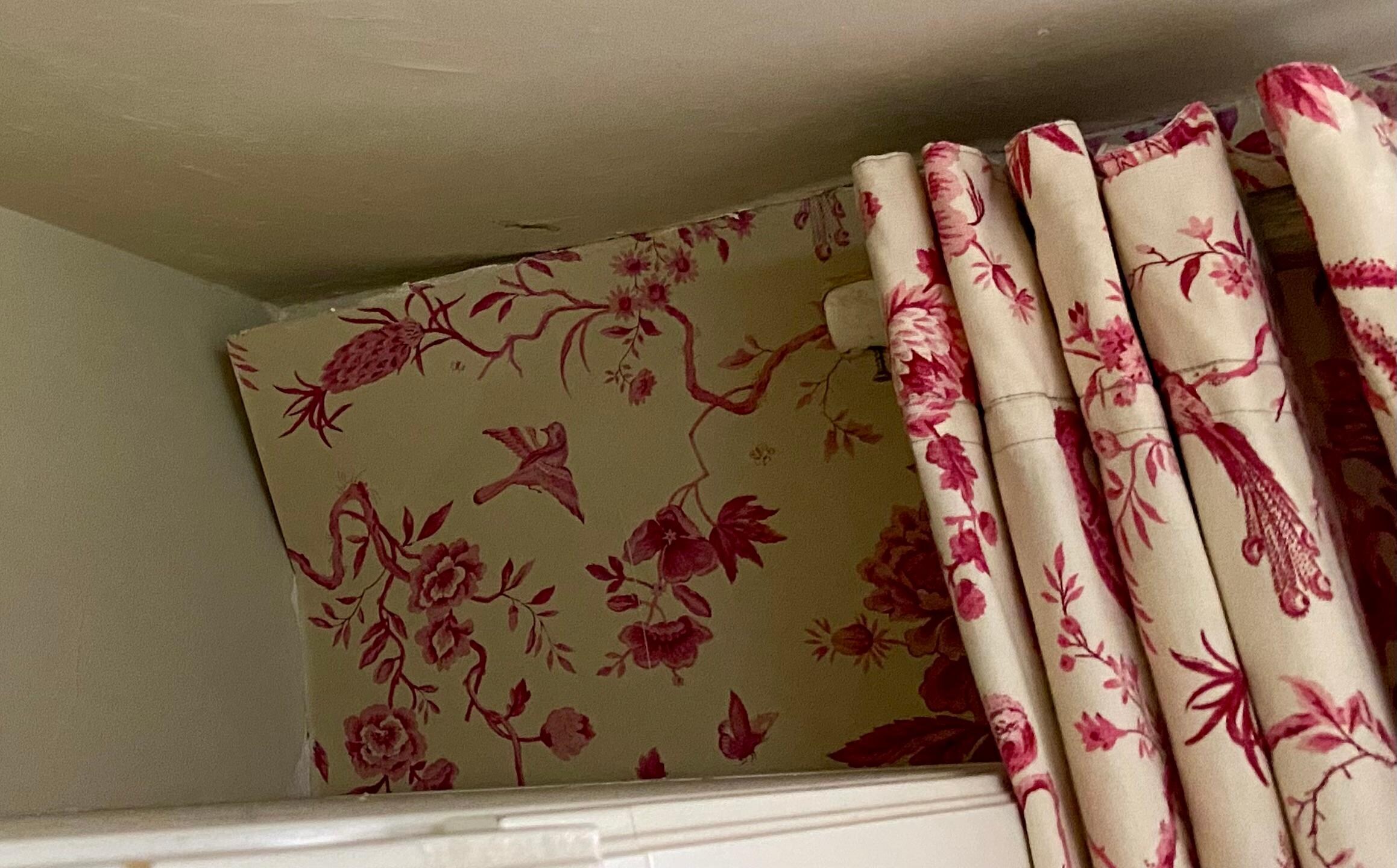 peeling wallpaper