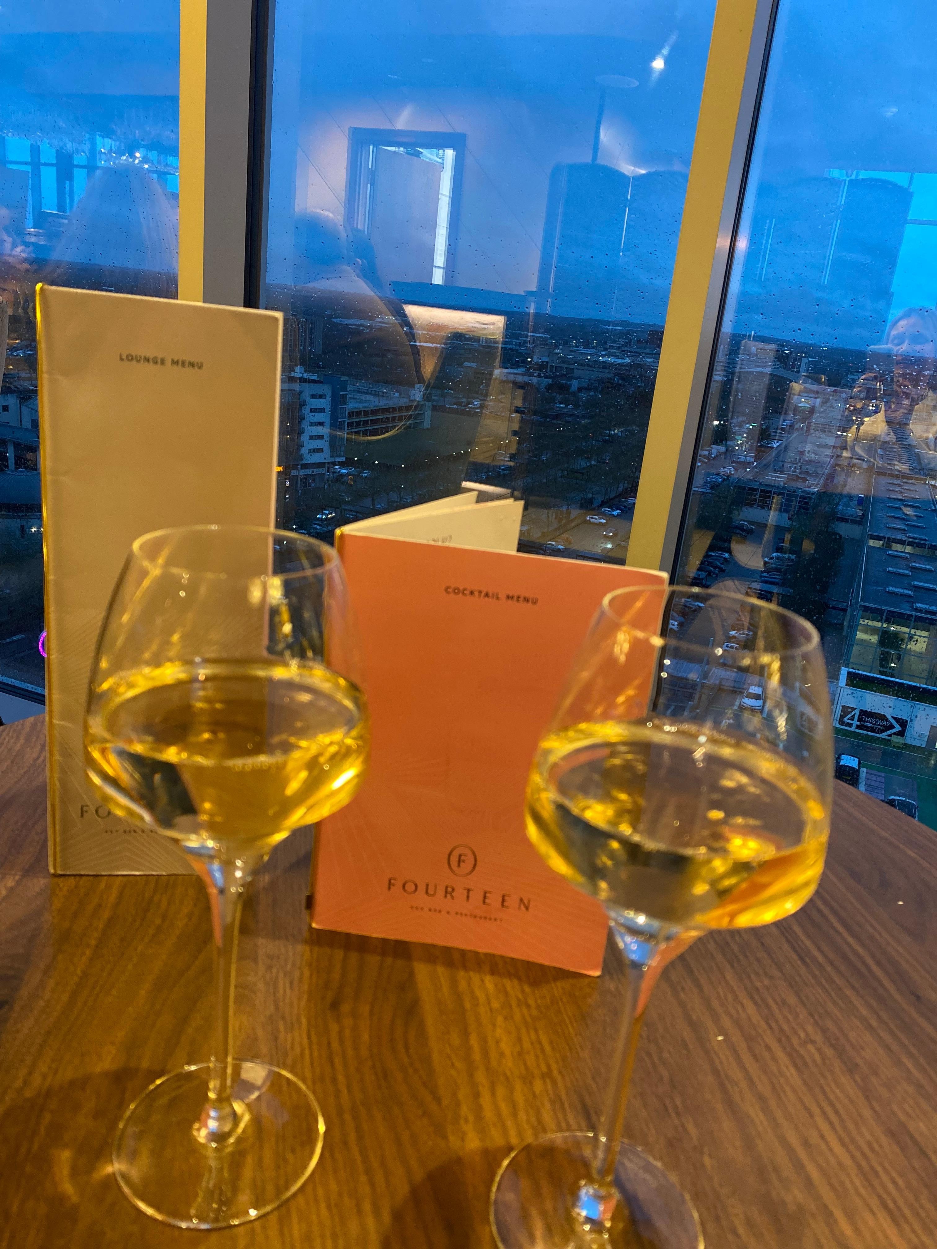 Rooftop bar (city view side)