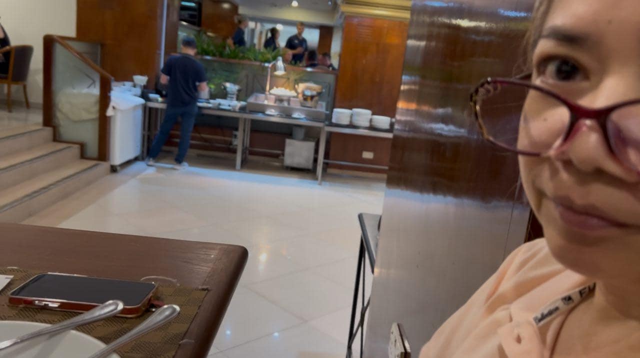 Lingering in the dining hall after a heavy breakfast 😅