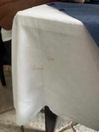 Skitne duker ble aldri skiftet.