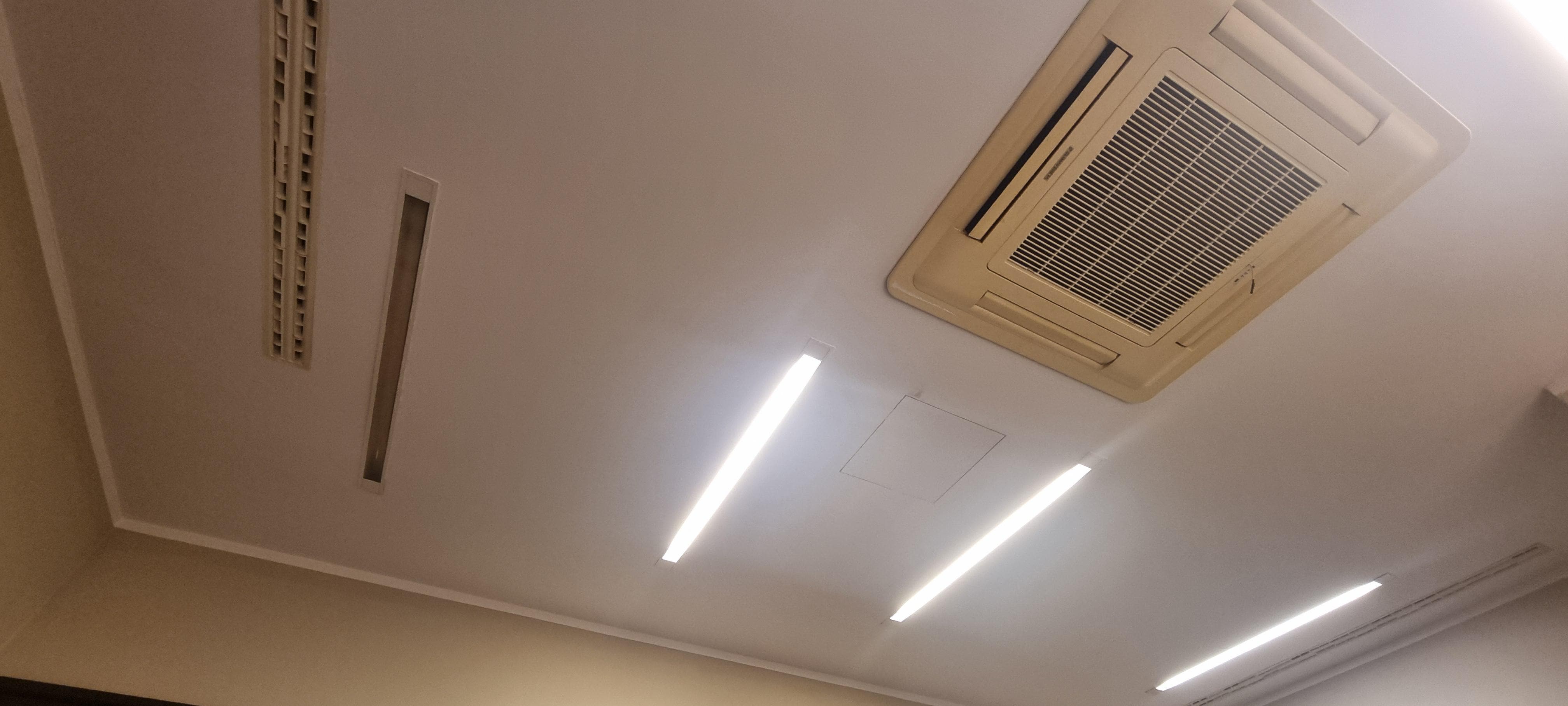 Unfunctional Old AC unit and unfunctional Lights