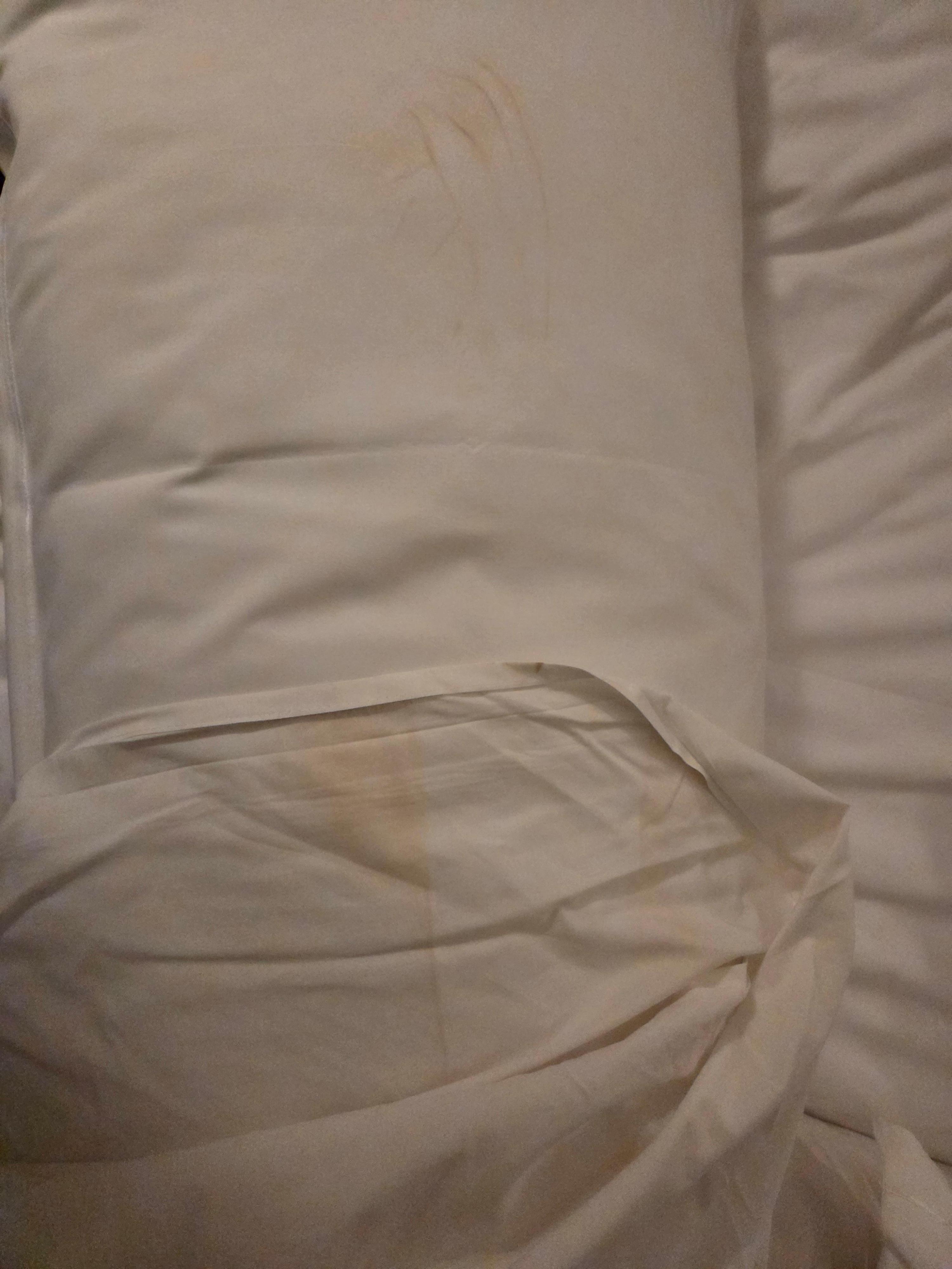 Roupa de Cama com manchas