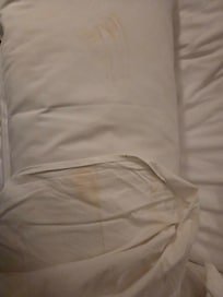 Roupa de Cama com manchas