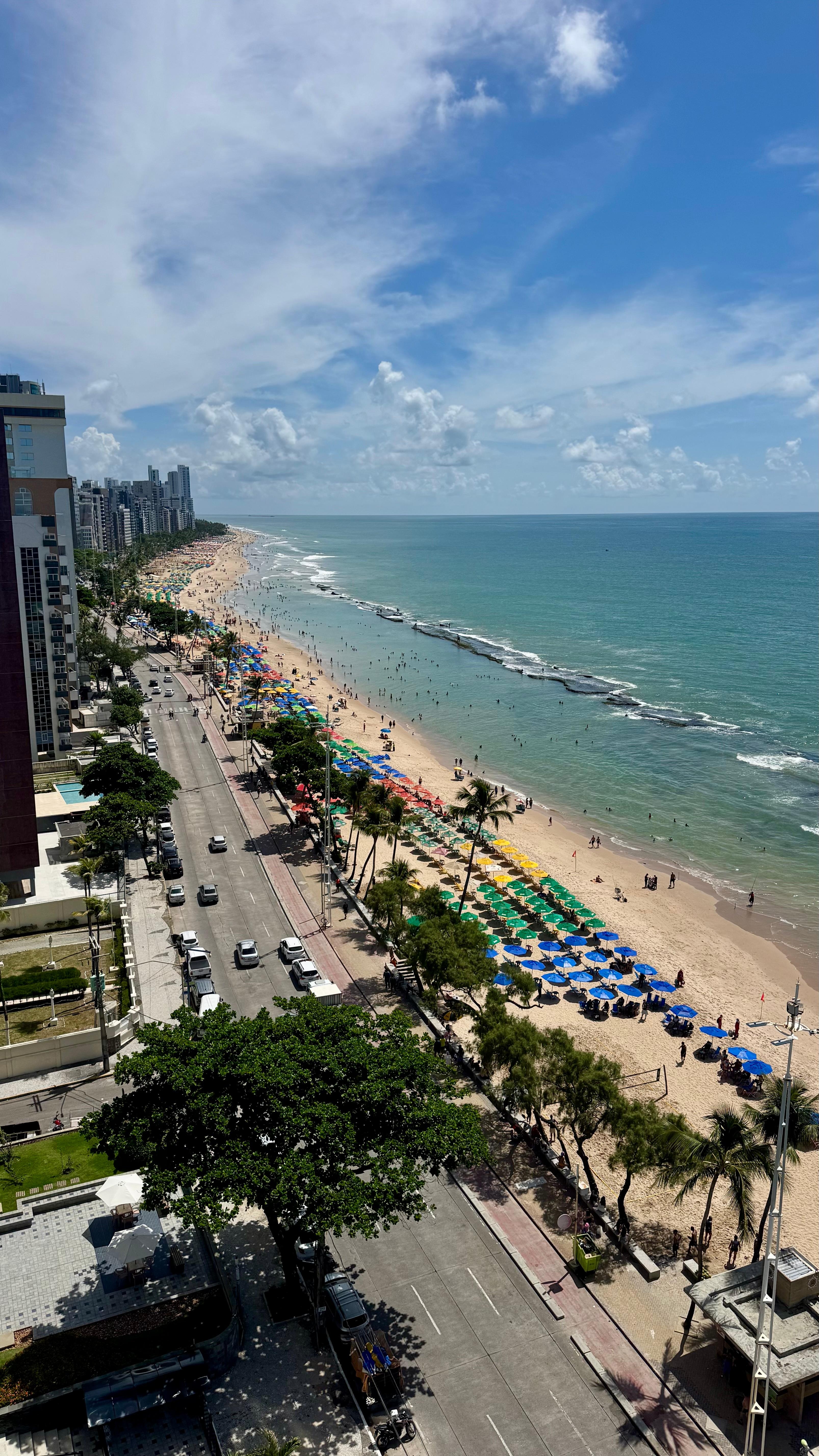 Vista do 1o.andar, janelas emtida extensão da suíte