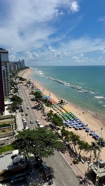 Vista do 1o.andar, janelas emtida extensão da suíte