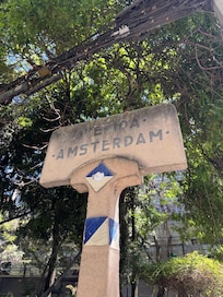 Very walkable neighborhood