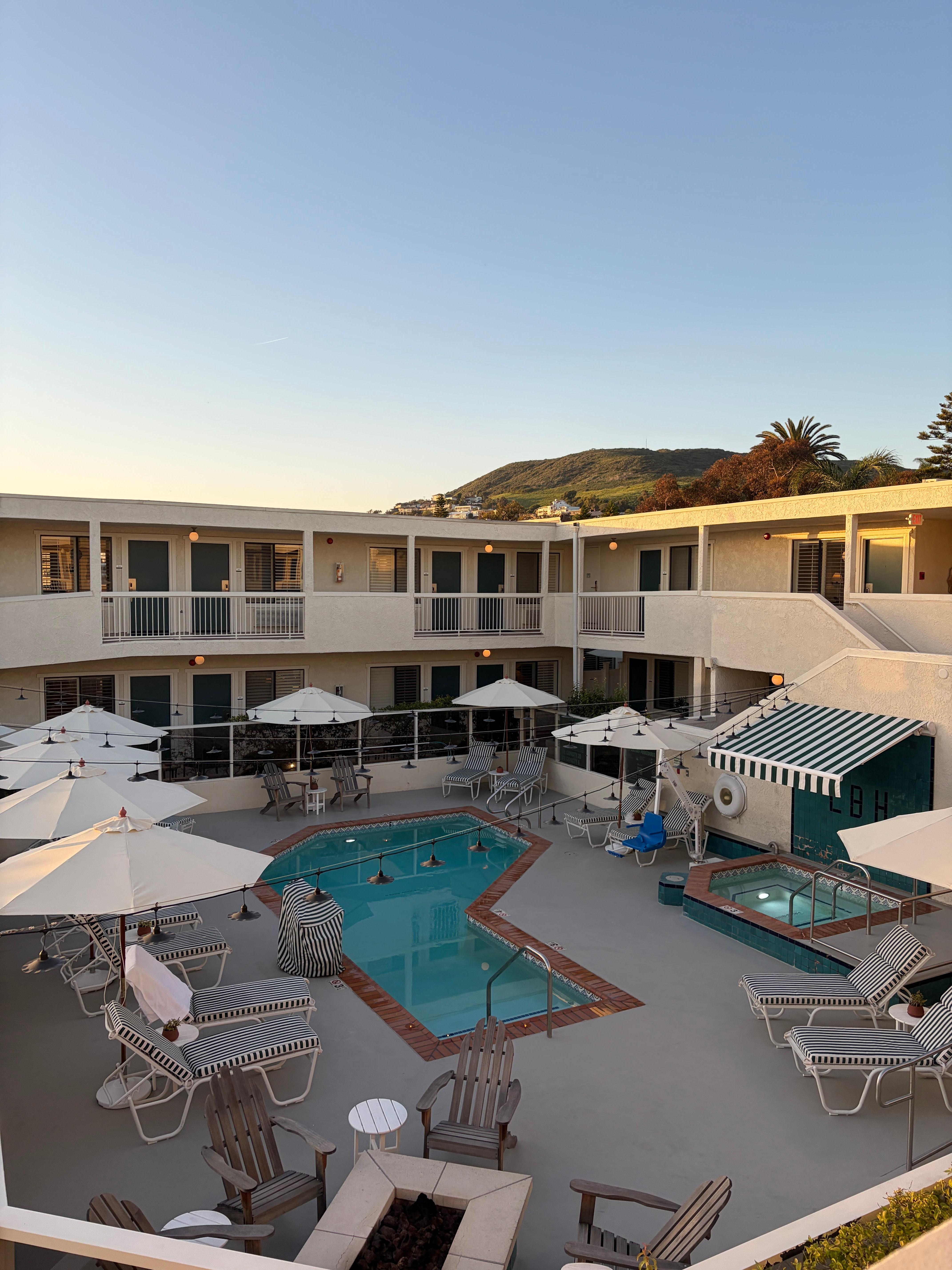 Coastal King, Balcony