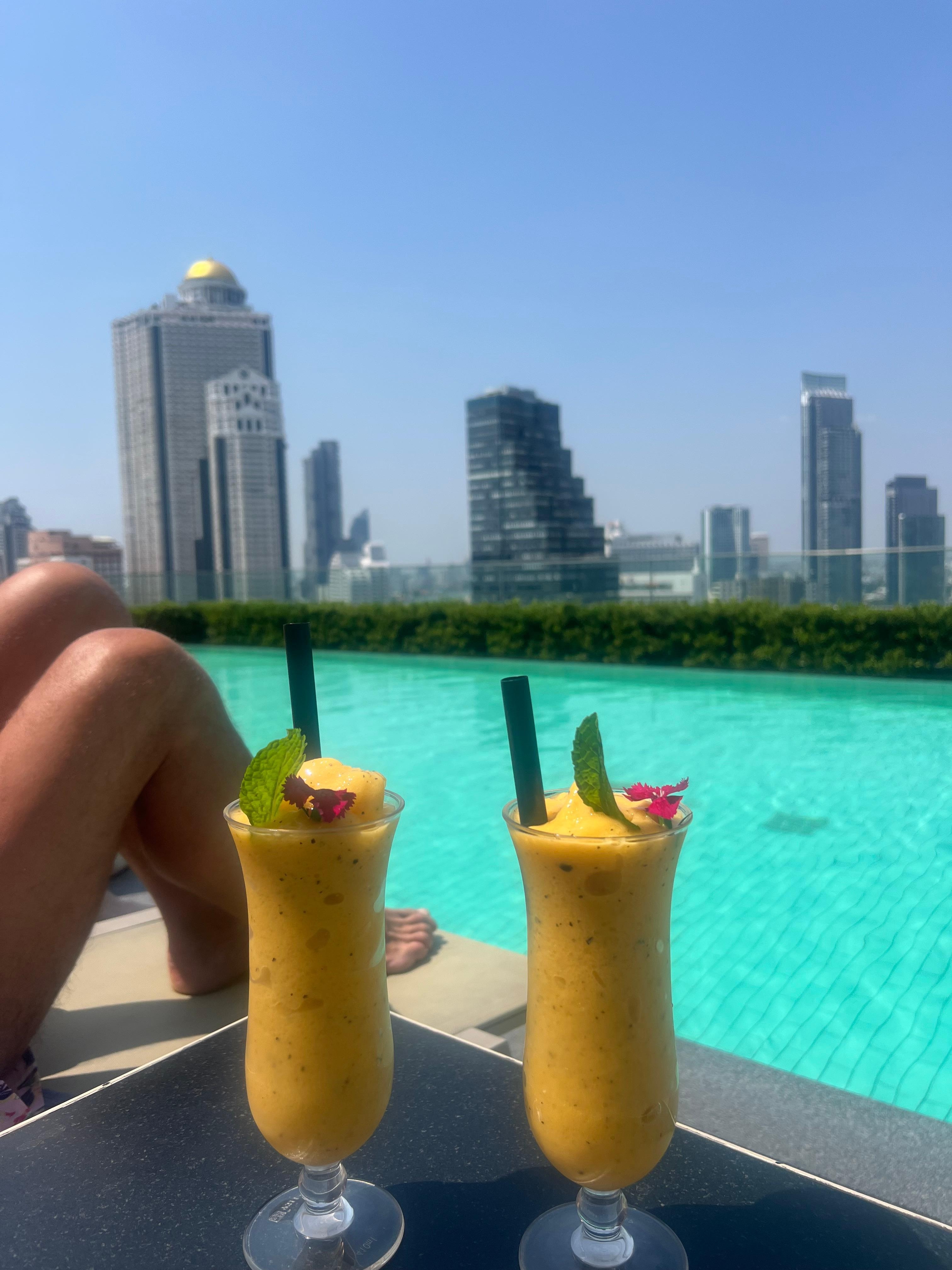 Passion/mangoshake vid takpoolen