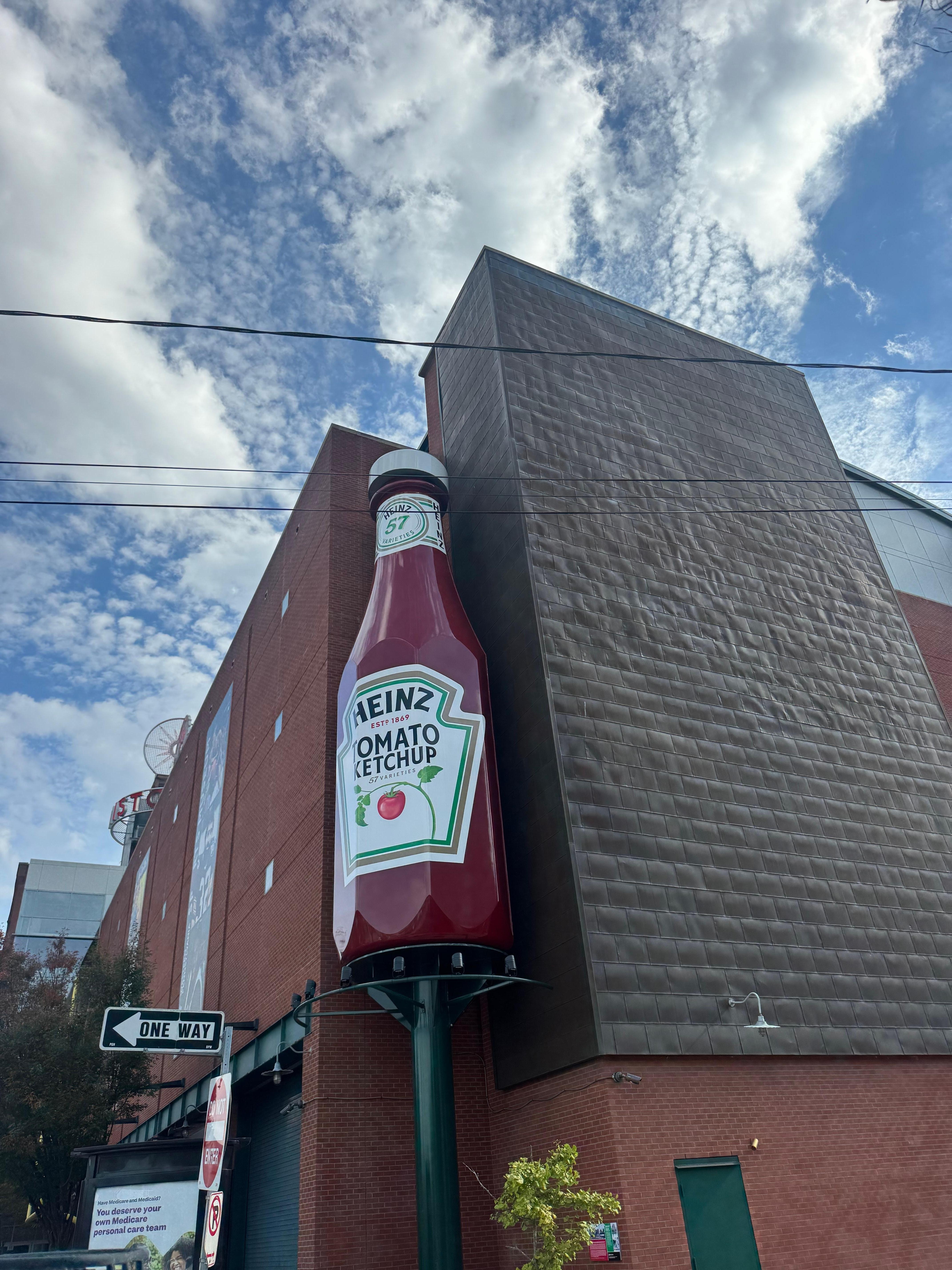 Walking distance to Heinz museum 