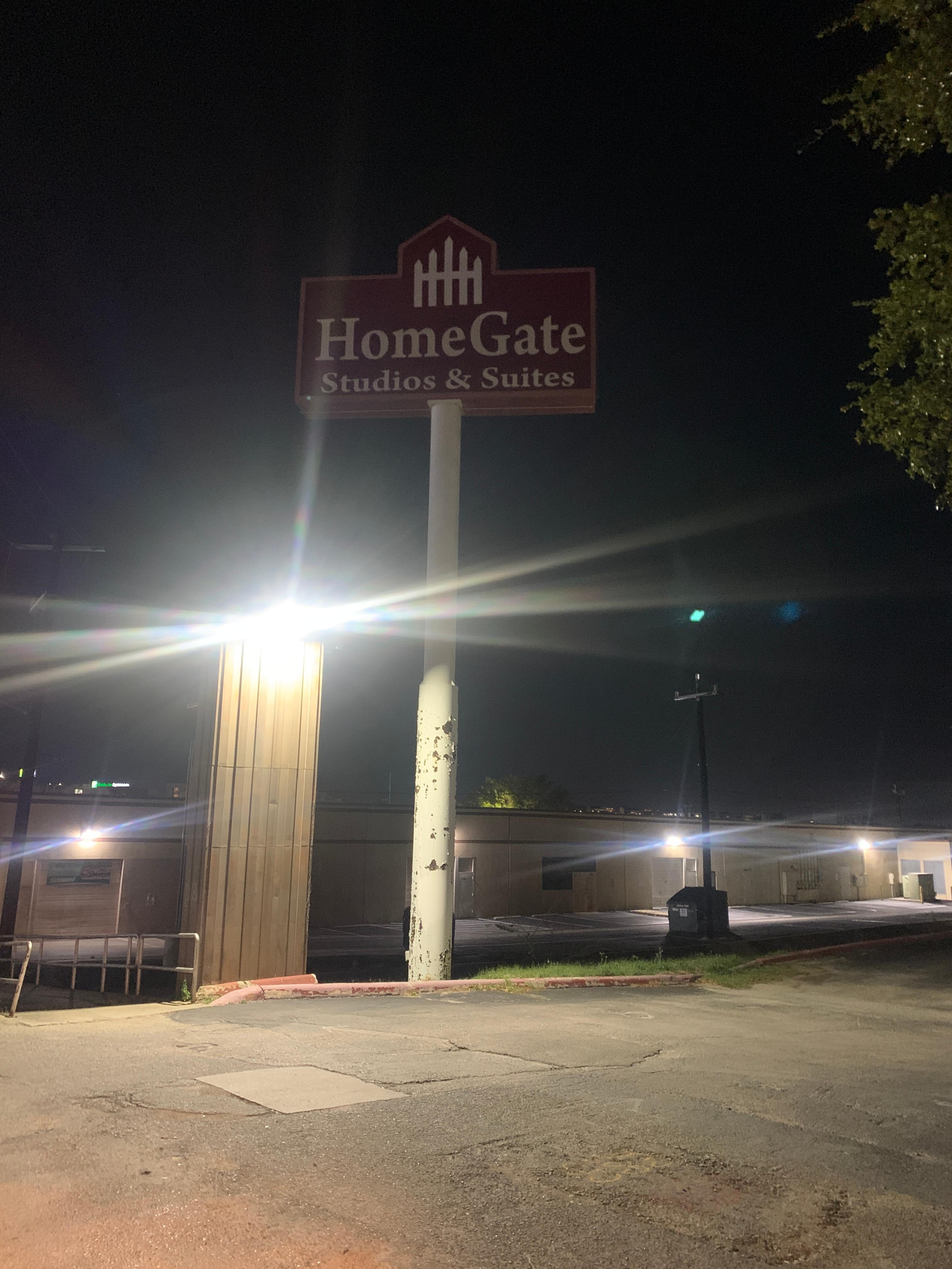 Had a hard time locating this establishment due to no lights in signage ?  Wasn’t sure if they were open for business but the reservation payment was received . 