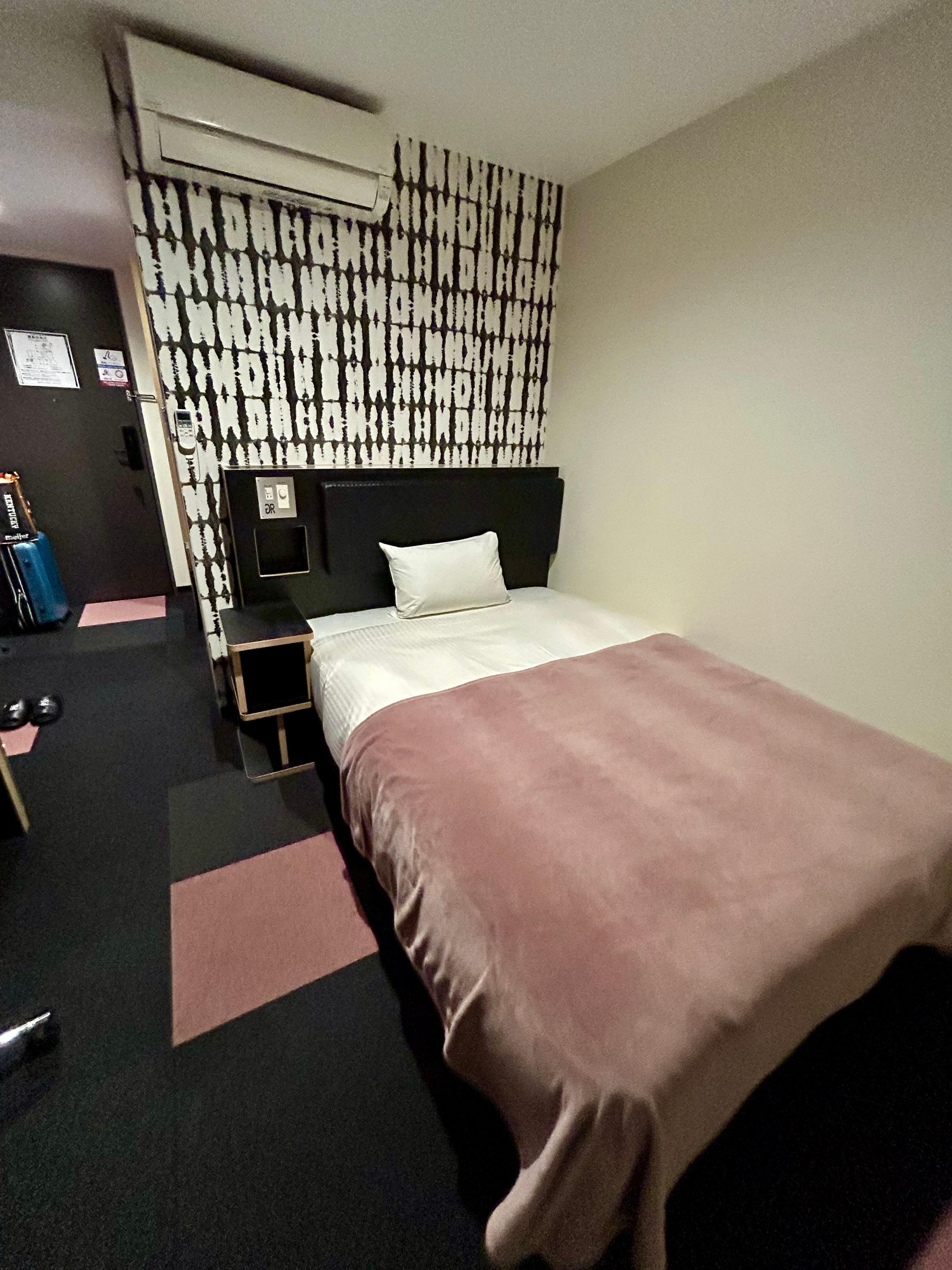 シンプル
ベッドの寝心地◎