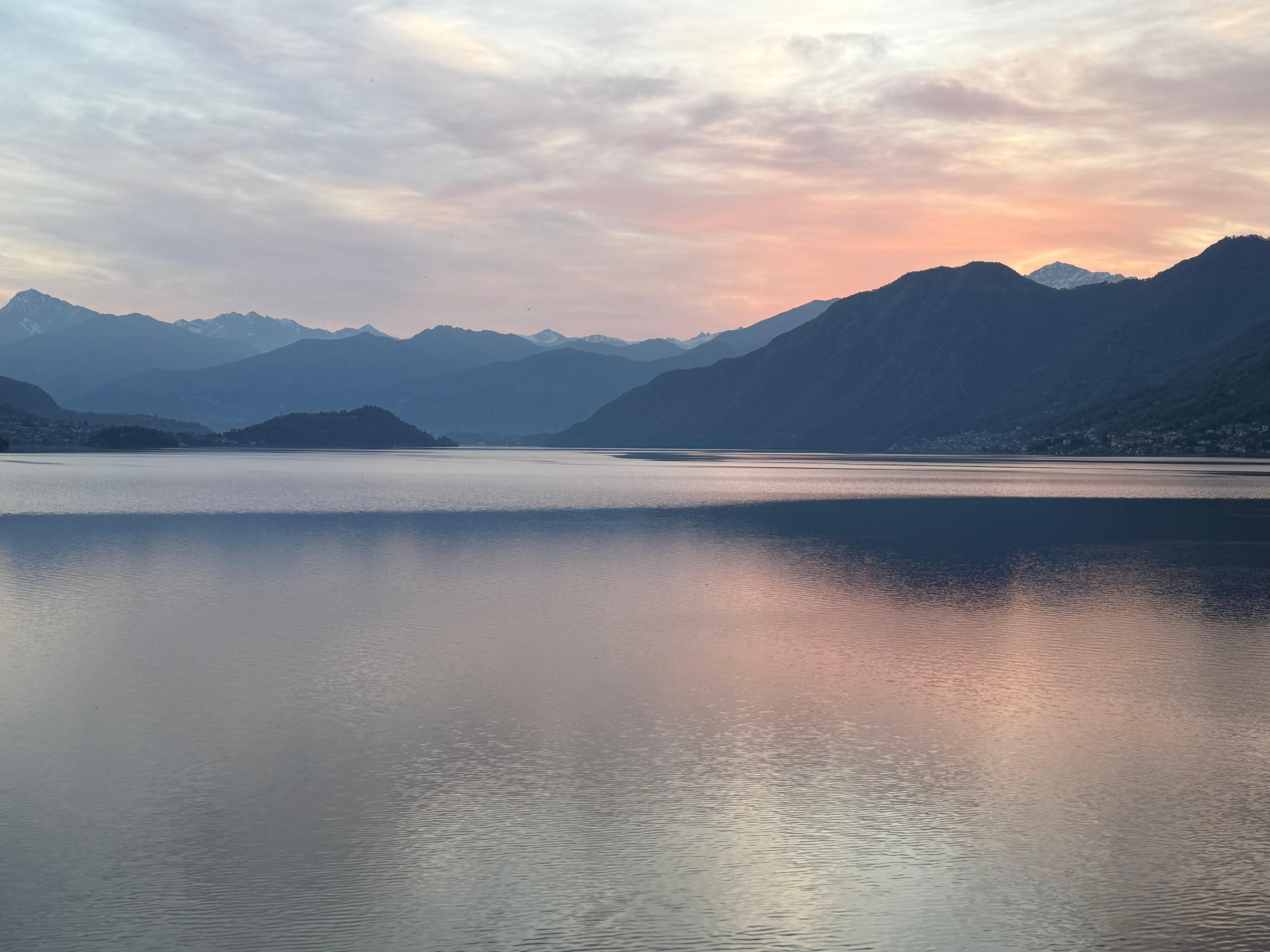 Aamuinen näkymä huoneesta.