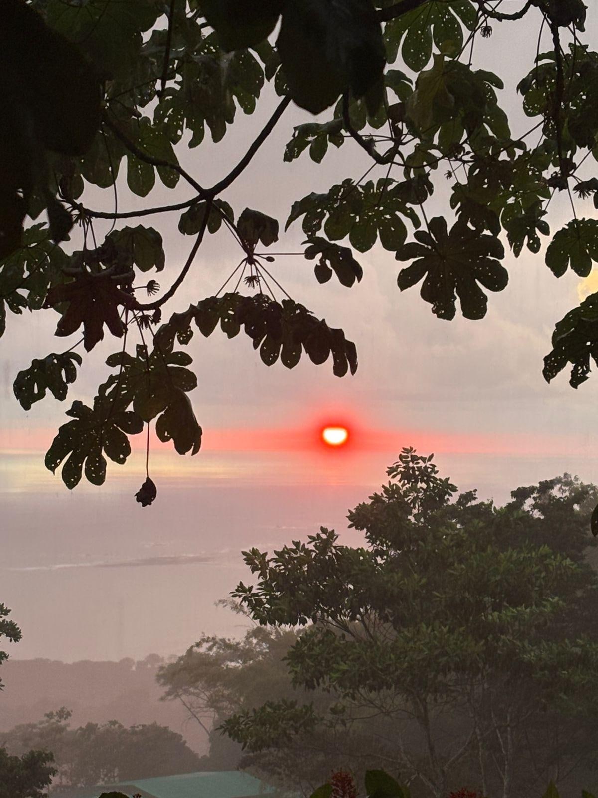 Hermosos atardeceres se observan desde la terraza 