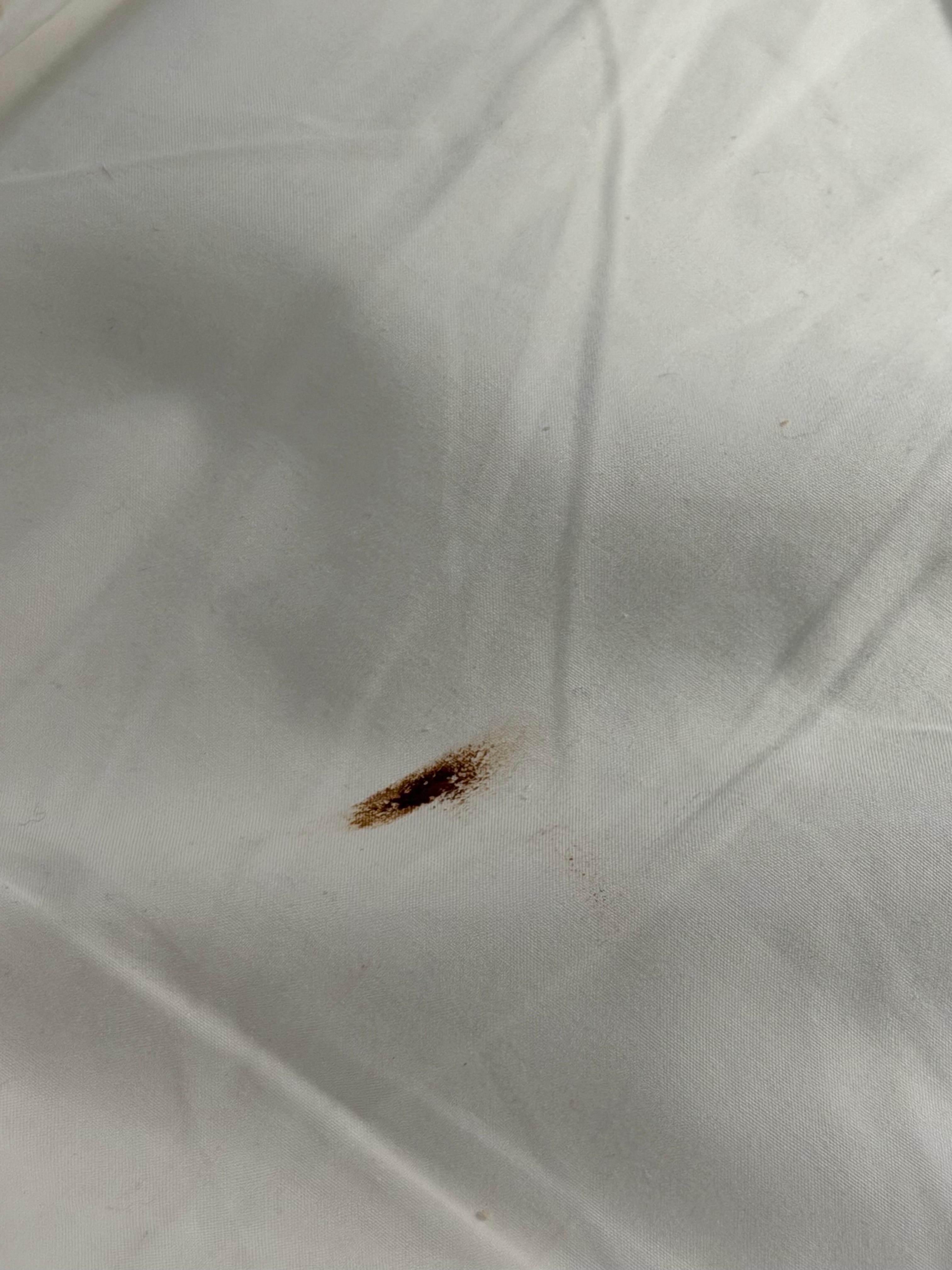 Mancha marrom nos lençóis -