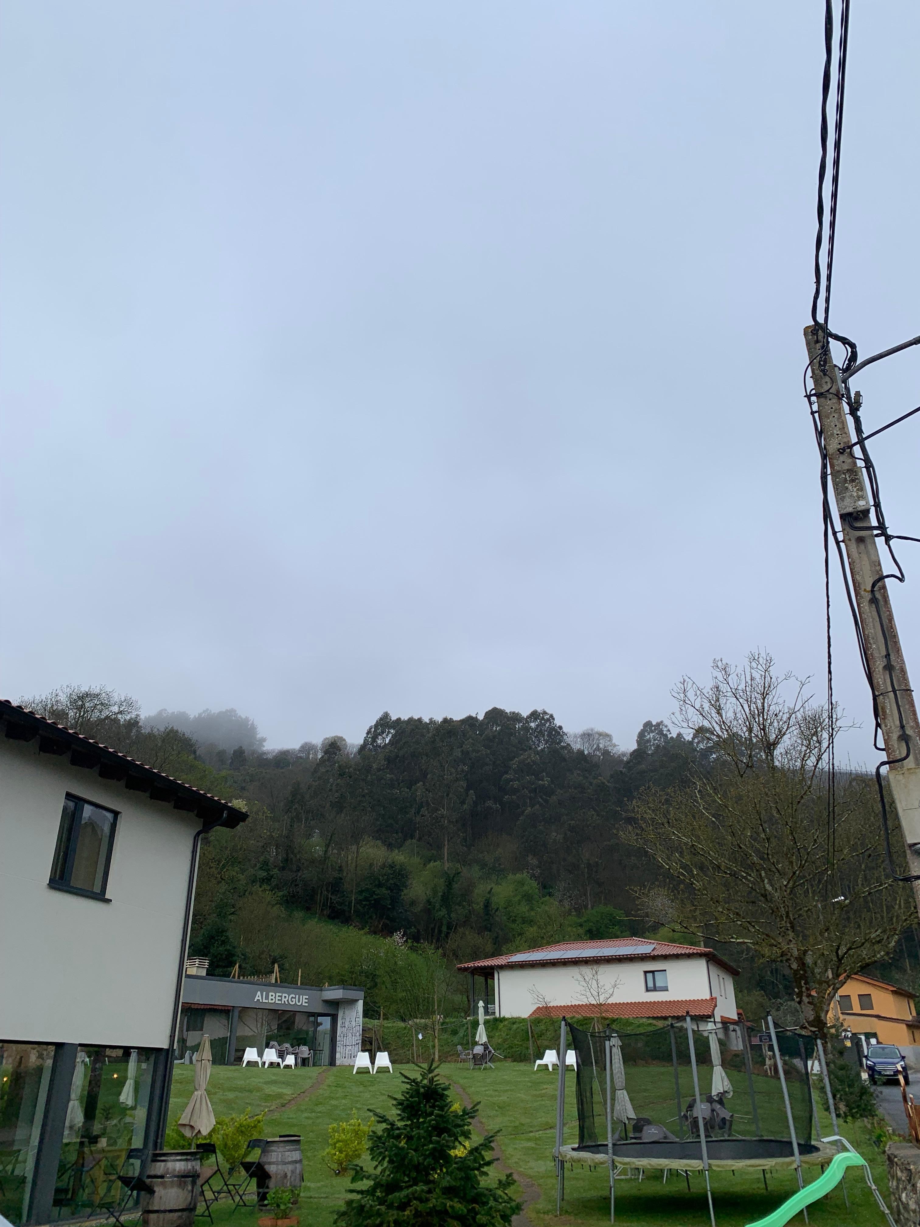 En una localidad muy tranquila y alejada de todo ajetreo. 