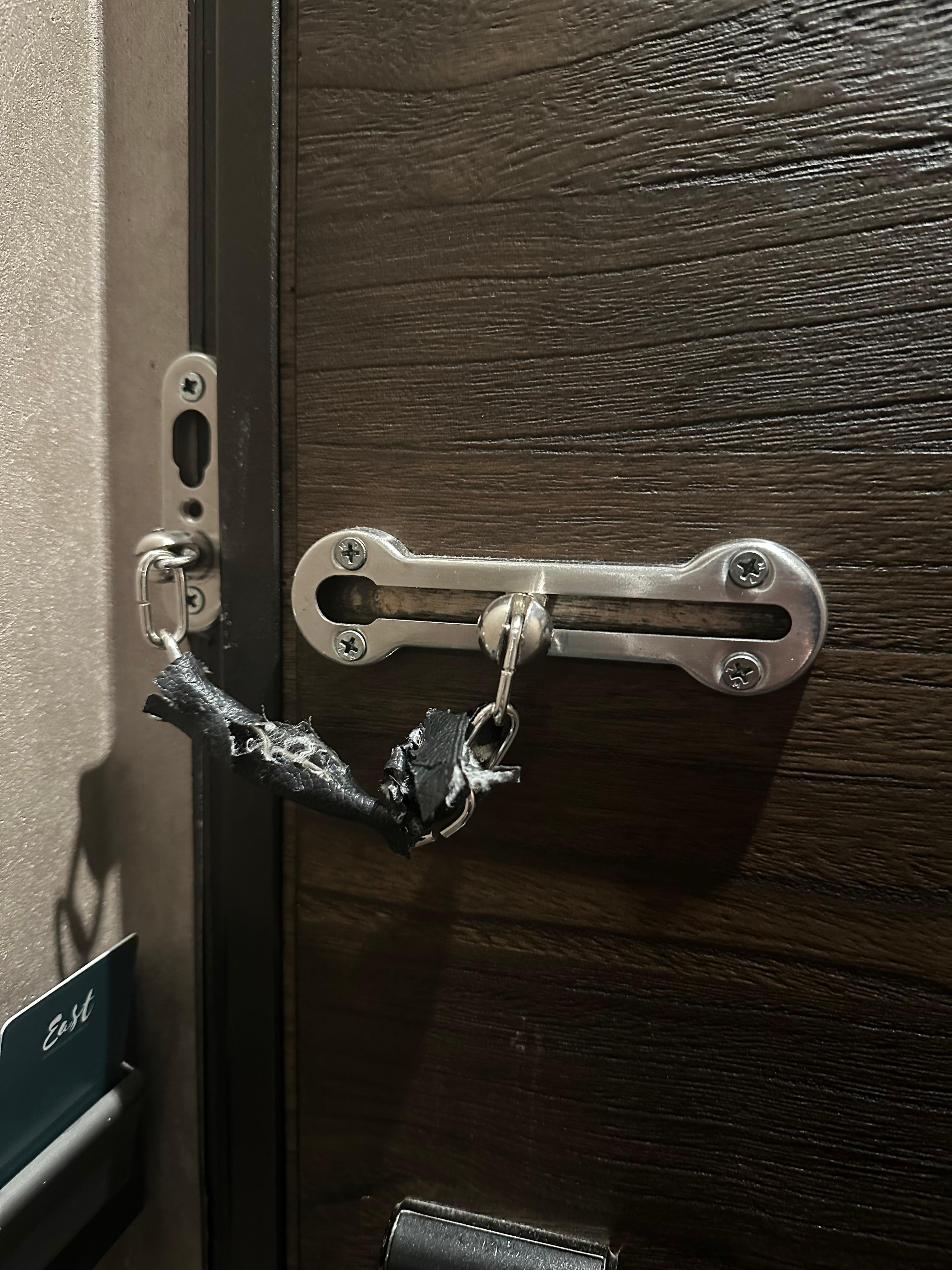 裝反了的防盜鏈