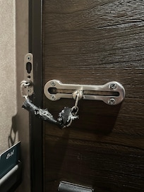 裝反了的防盜鏈