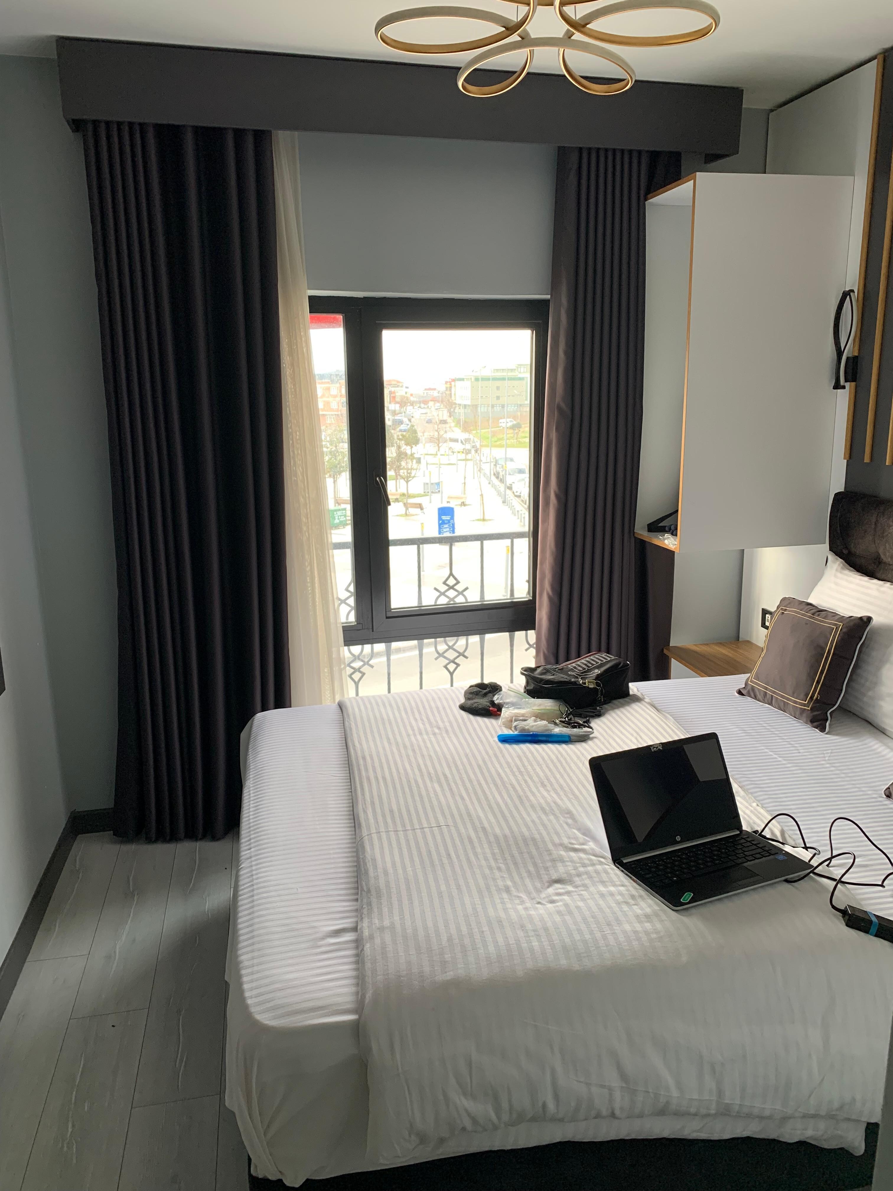 Large room 👍🏽👍🏽 for the price 