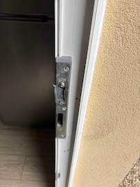 Door had to be locked to stay closed