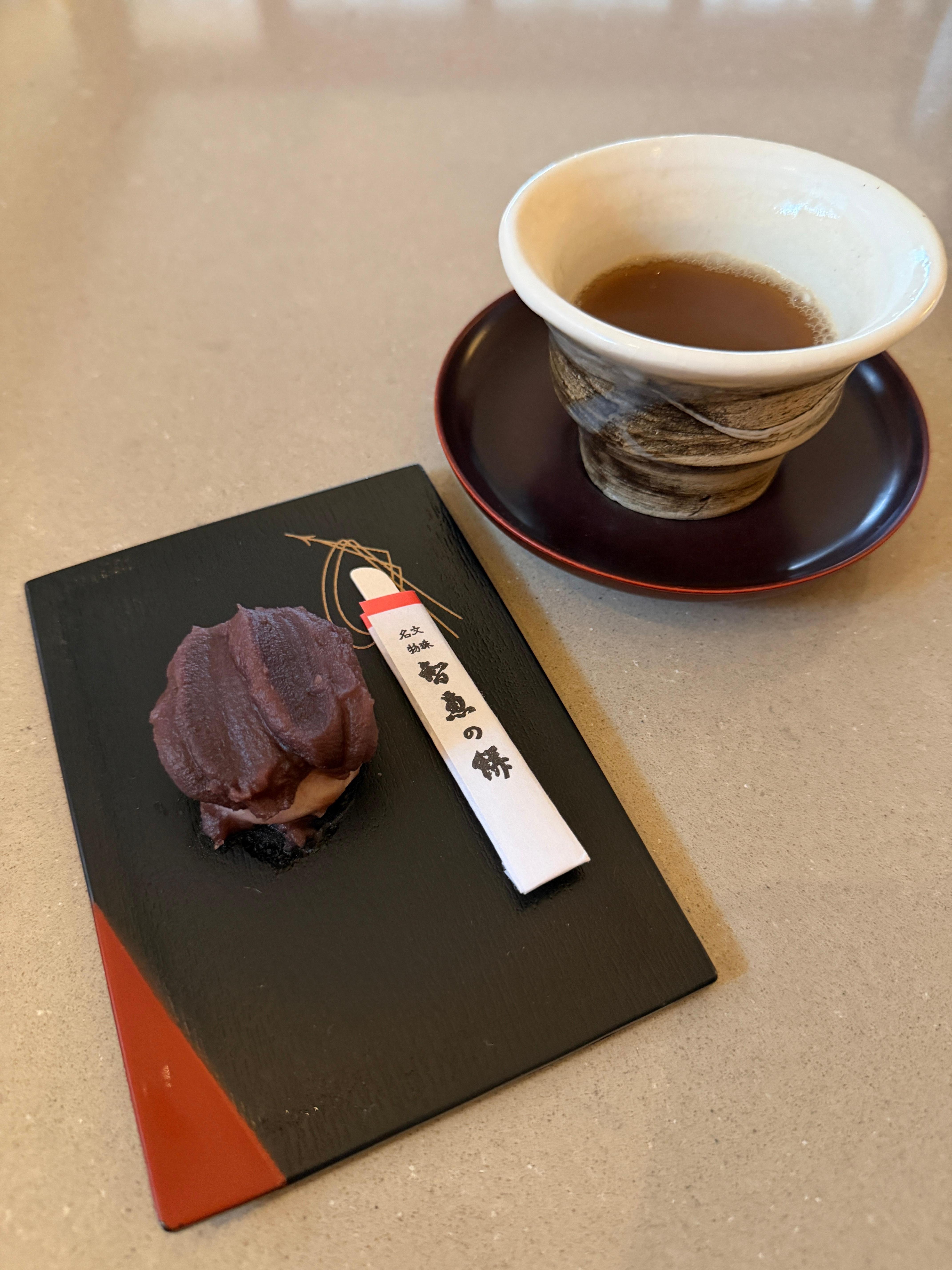 等待Check in 的茶點