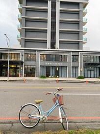 可以免費租借腳踏車老街跟海邊逛逛